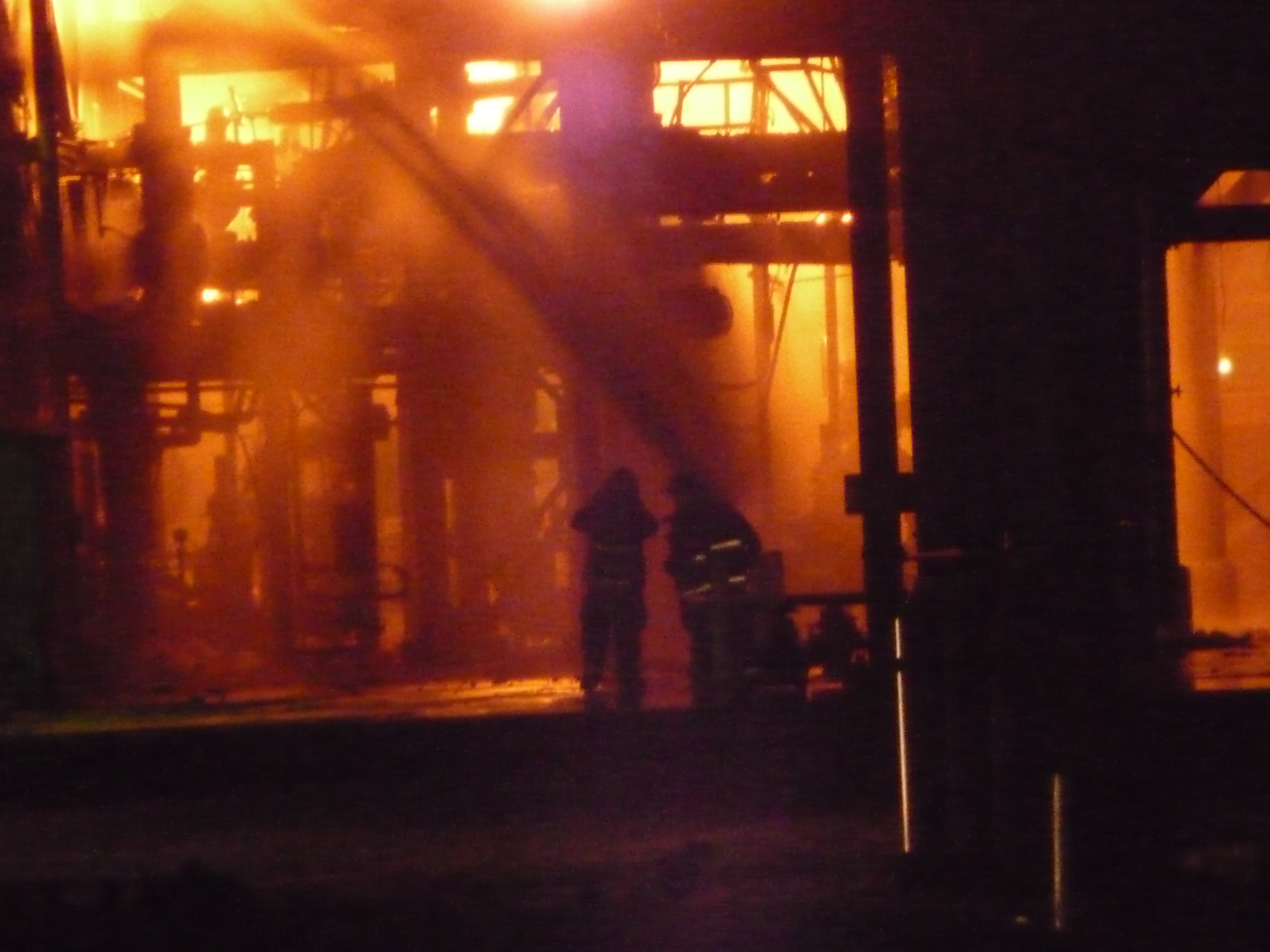 Private fire department douses Tulsa refinery fire: A glance behind the ...