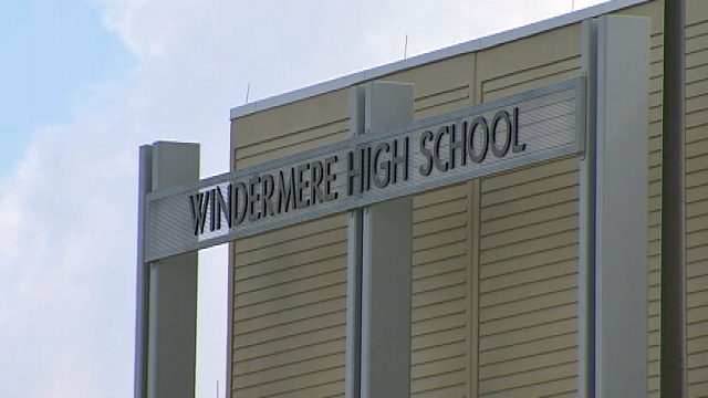 School district holds open house at new Windermere High School – WDBO