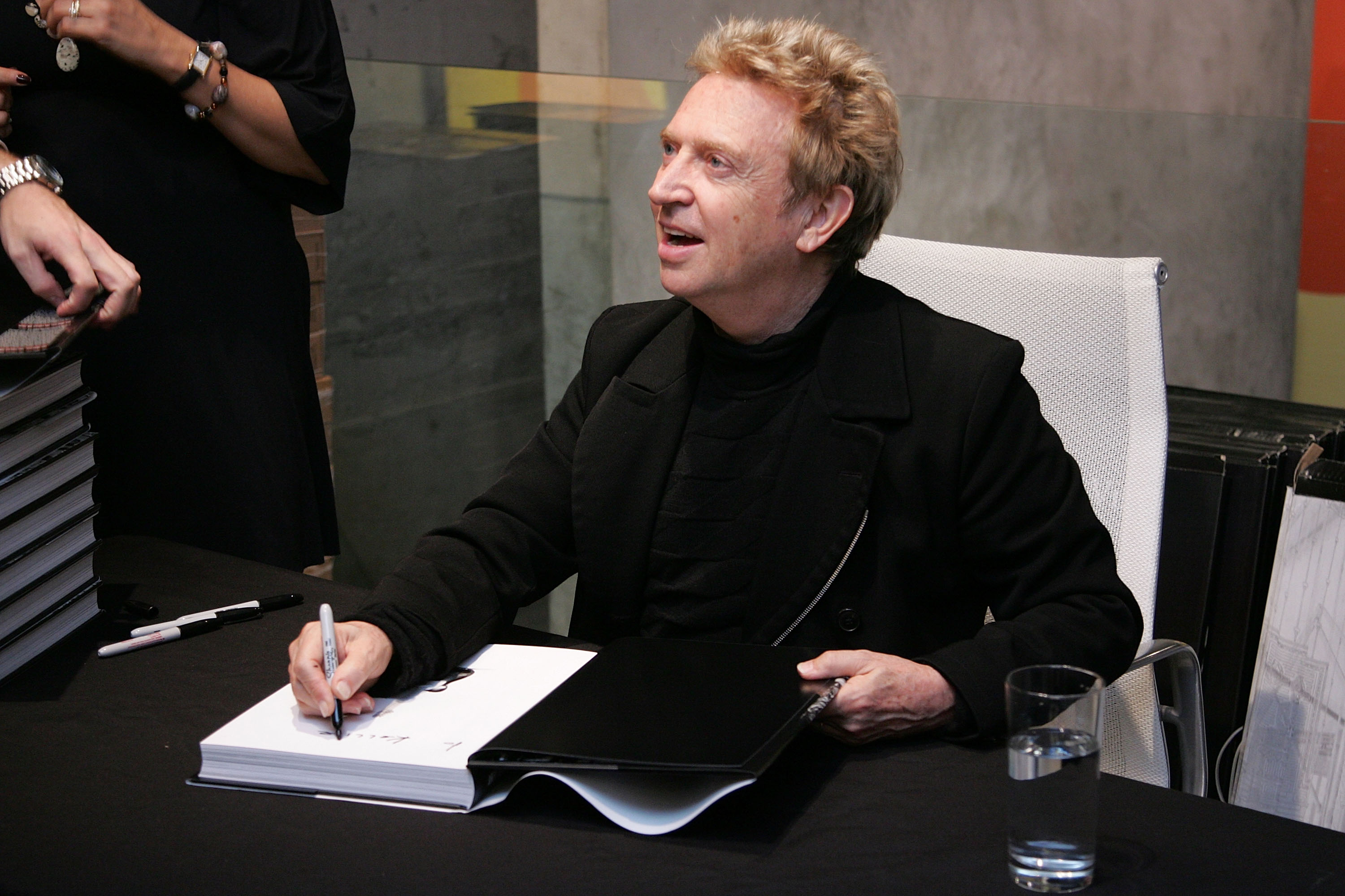 Watch Police Guitarist, Andy Summers, Announce His New Book, “Fretted ...
