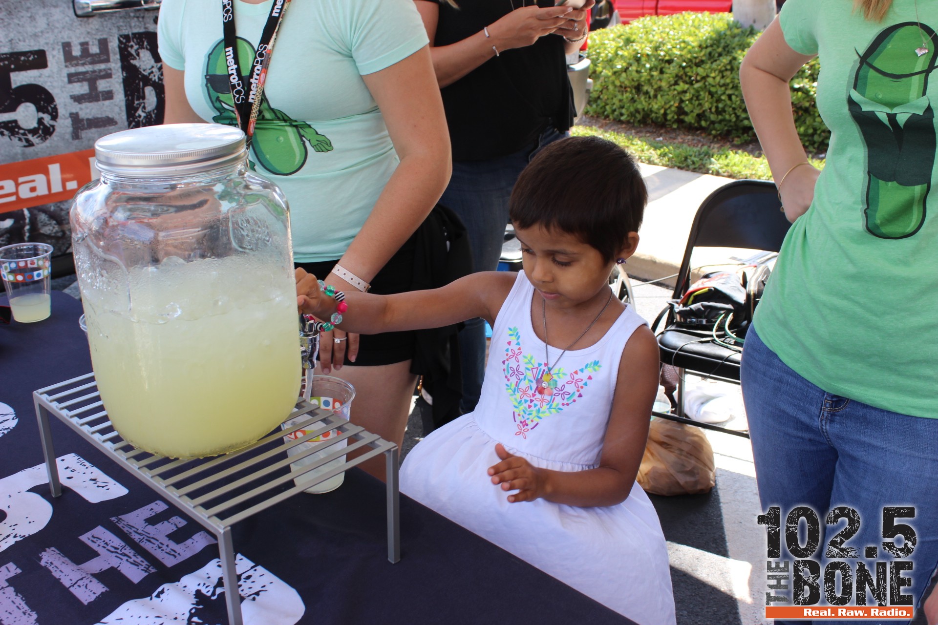 Drew Garabo Live Pickles and Lemonade – 102.5 The Bone