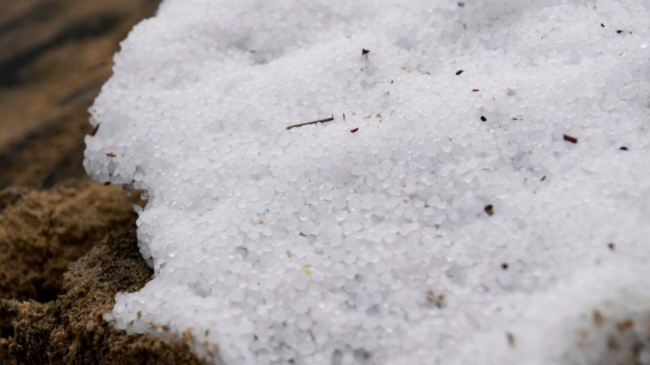 Hail, yes: Chunks of ice rain down during storm in Florida – 102.5 The Bone