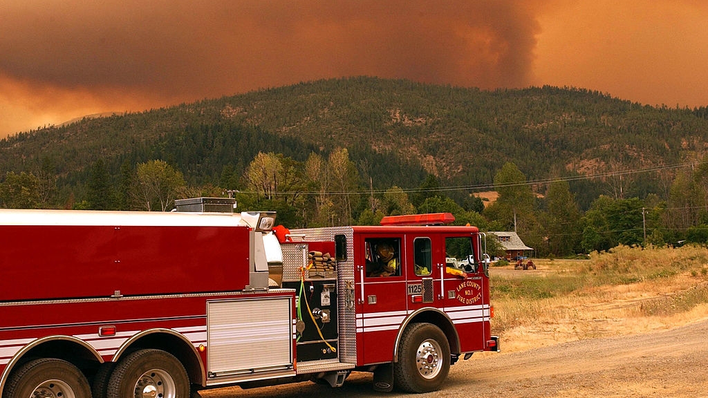 Firefighters sing together after 14-hour day battling wildfires