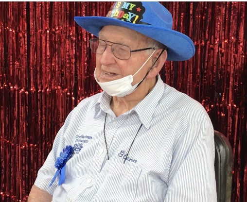 Arcanum hardware store throws birthday party for 100-year-old employee