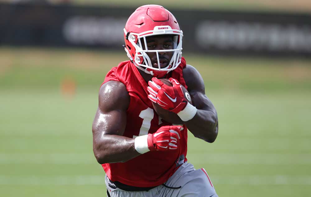 Elijah Holyfield is latest Georgia tailback to suffer injury – 95.5 WSB