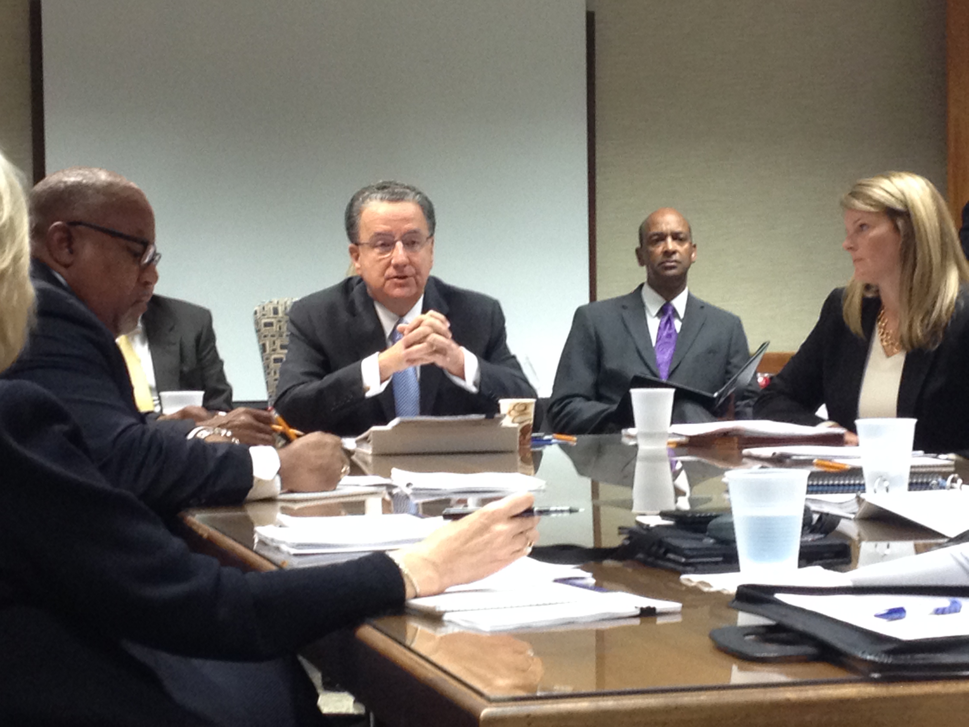 JEA's CEO gets contract extension, raise – 104.5 WOKV