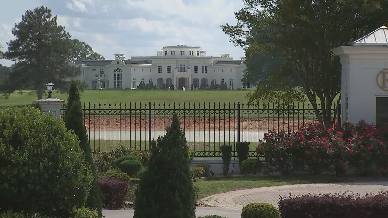 Casa De Rick Ross Rick Ross 250 Acre Mansion In Atlanta Is Amazing!