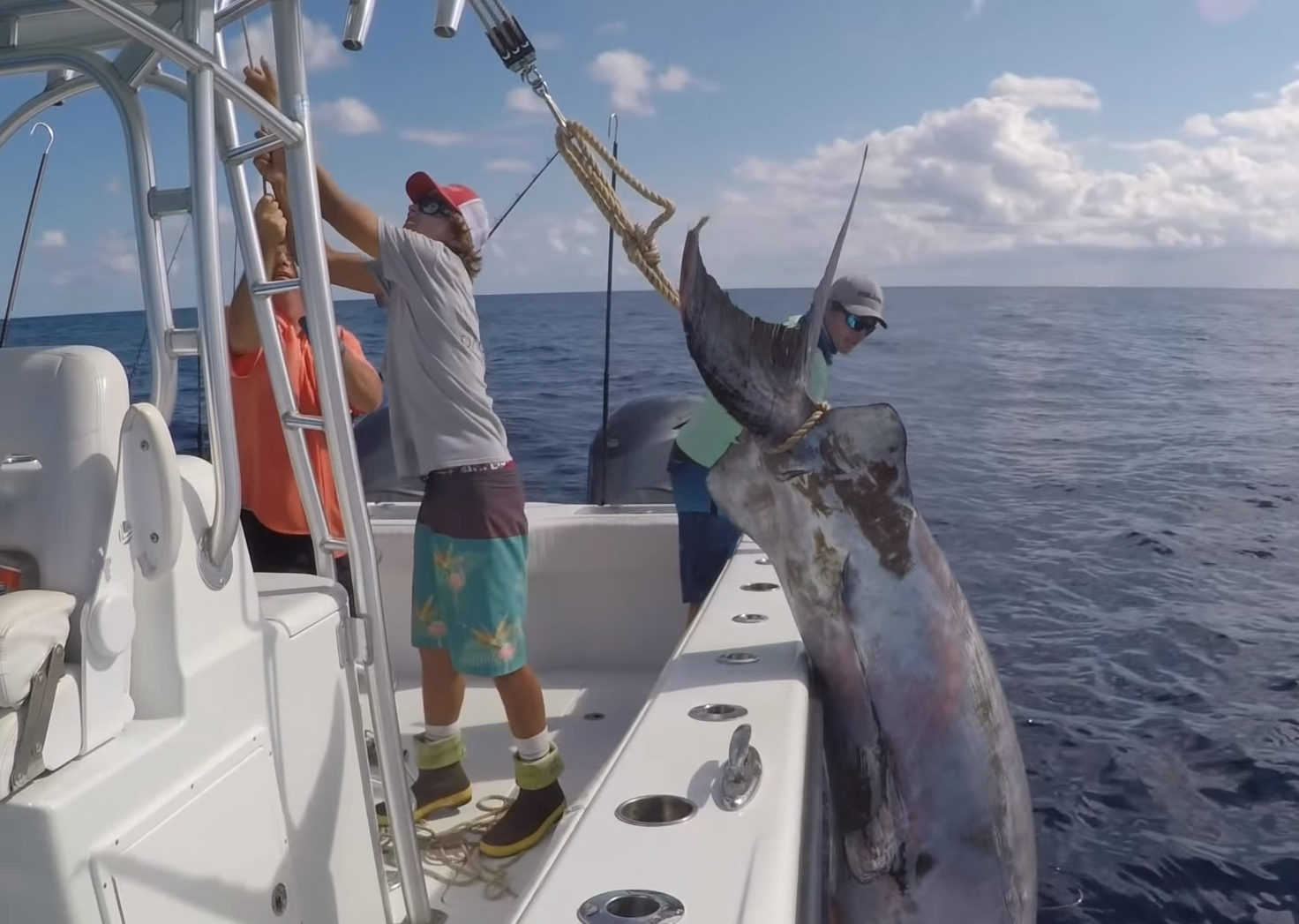 Man catches monster 757lb swordfish off Keys coast – WDBO