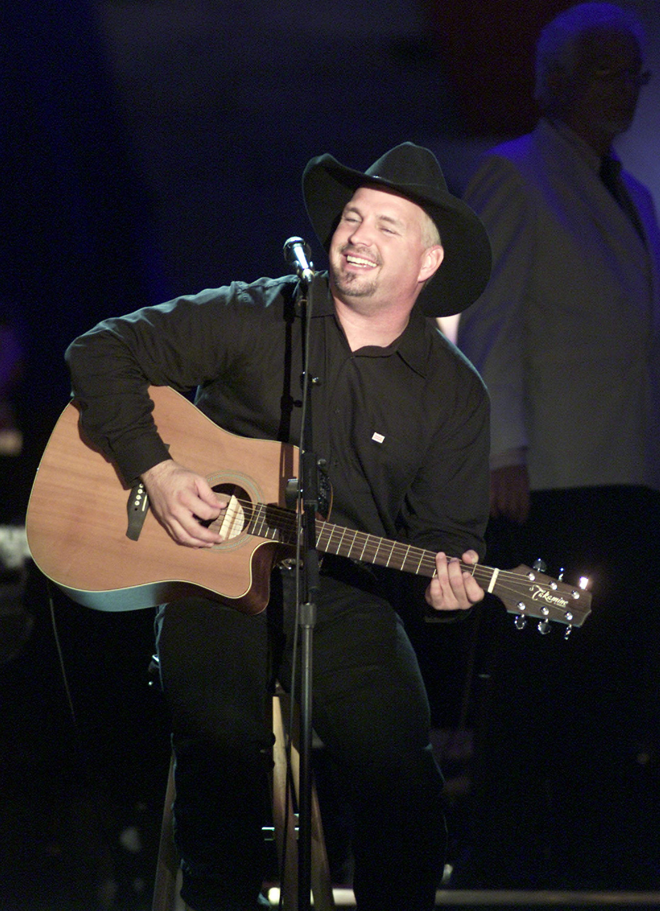 Garth is a grandpa! – 102.3 KRMG