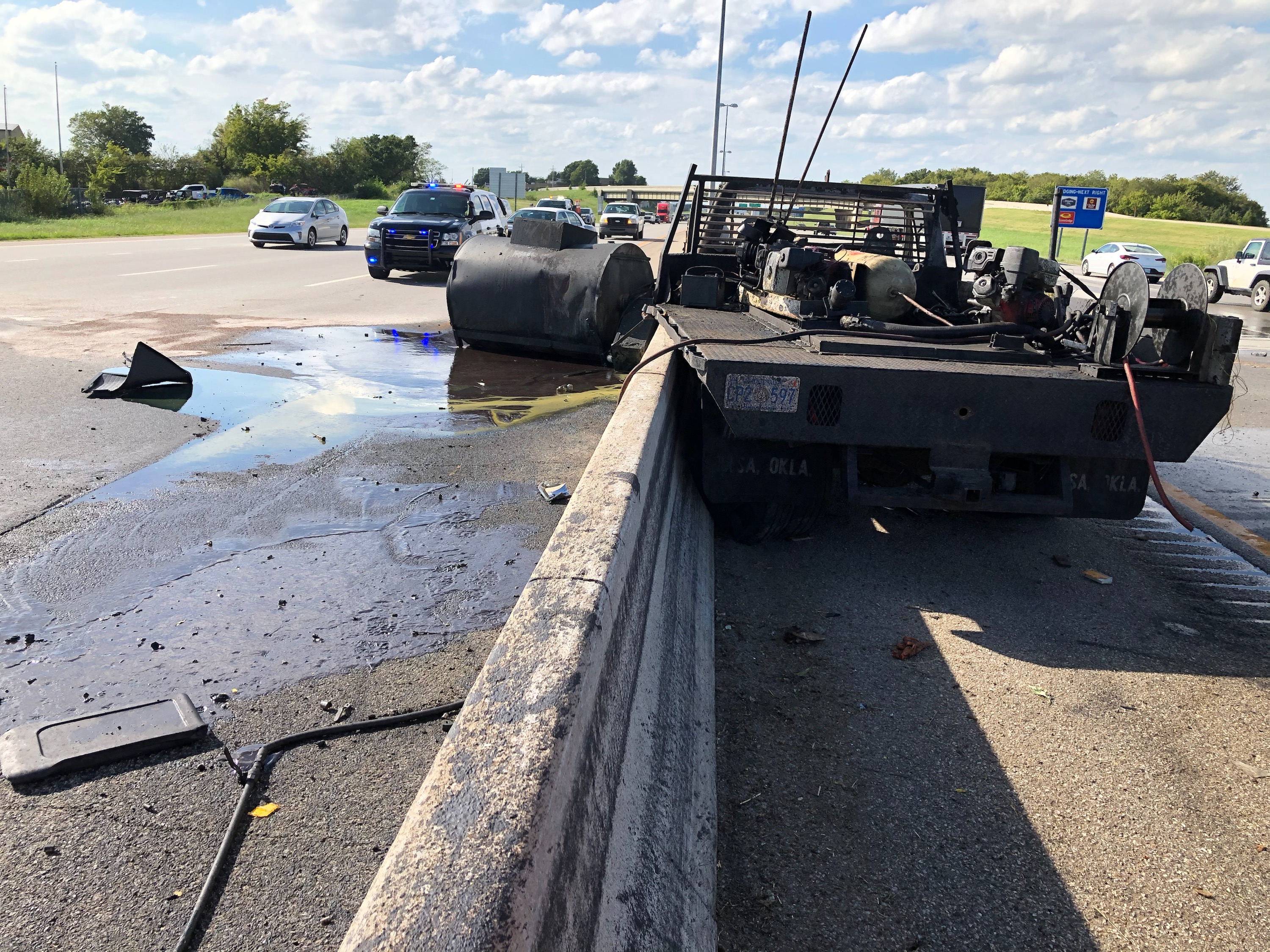 Crash closes the Broken Arrow Expressway – 102.3 KRMG