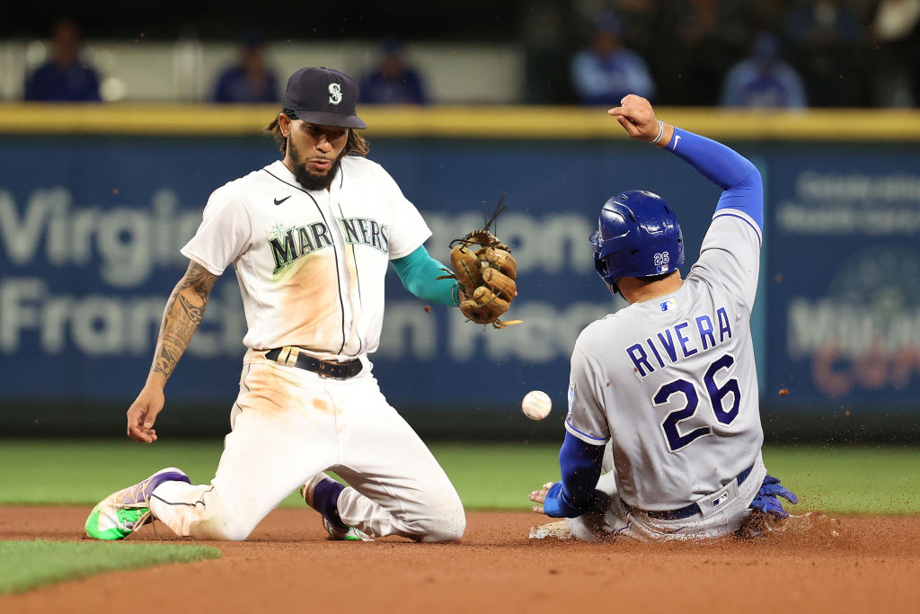 Perez hits 5th HR of road trip, Royals drop Mariners 6-4 – KIRO 7 News ...