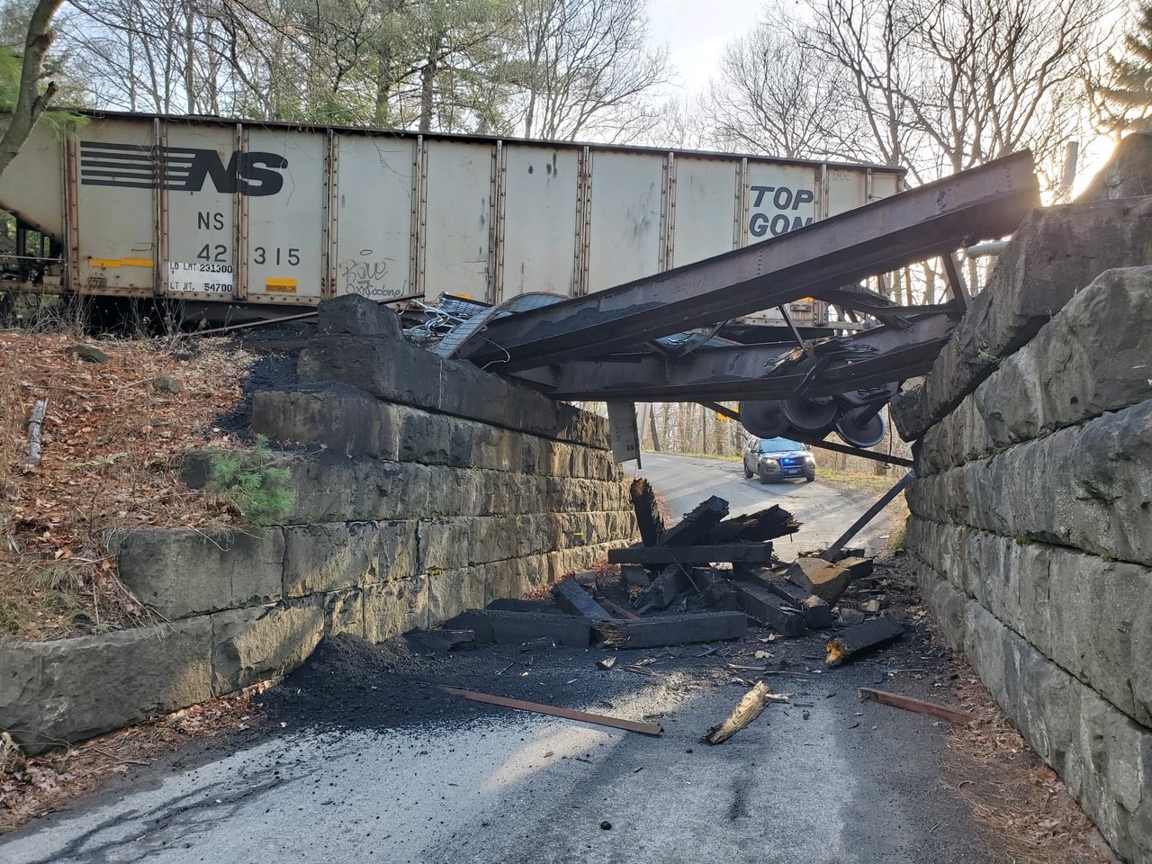 Train derailment, bridge collapse closes road in Indiana County – WPXI