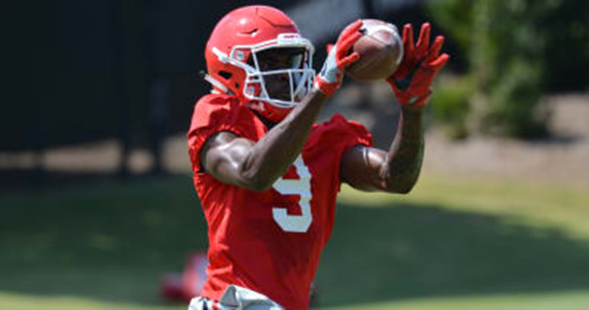 Georgia practice report: Solomon Kindley, Aaron Davis and J.J. Holloman ...