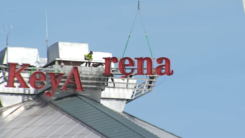 Iconic KeyArena sign removed from Seattle Center venue – KIRO 7 News ...