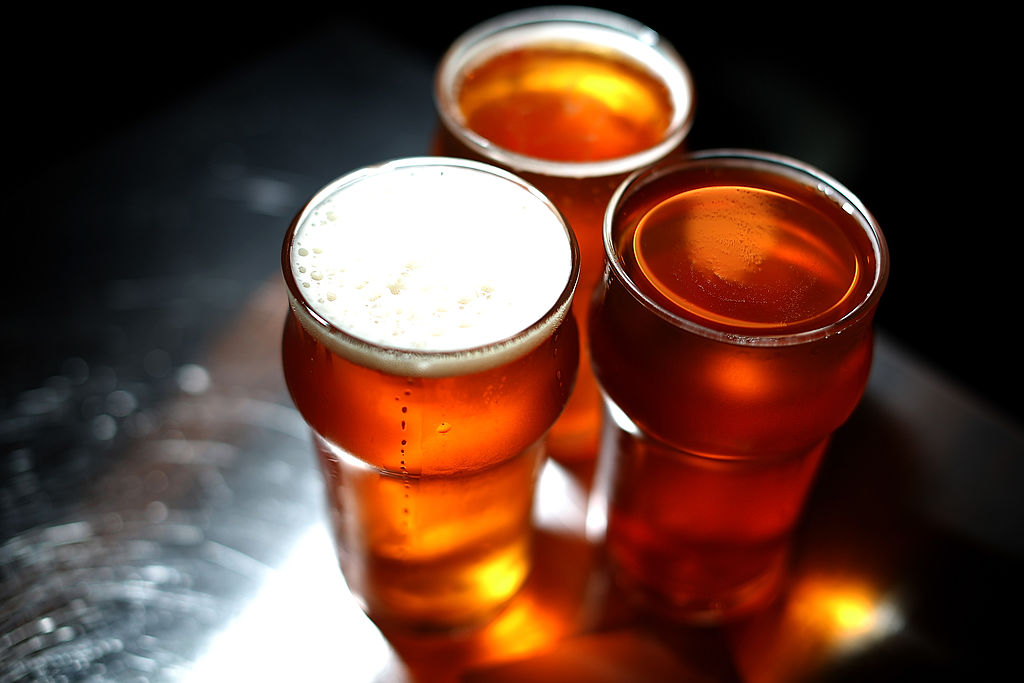 Massive beer spill backs up traffic – 102.3 KRMG