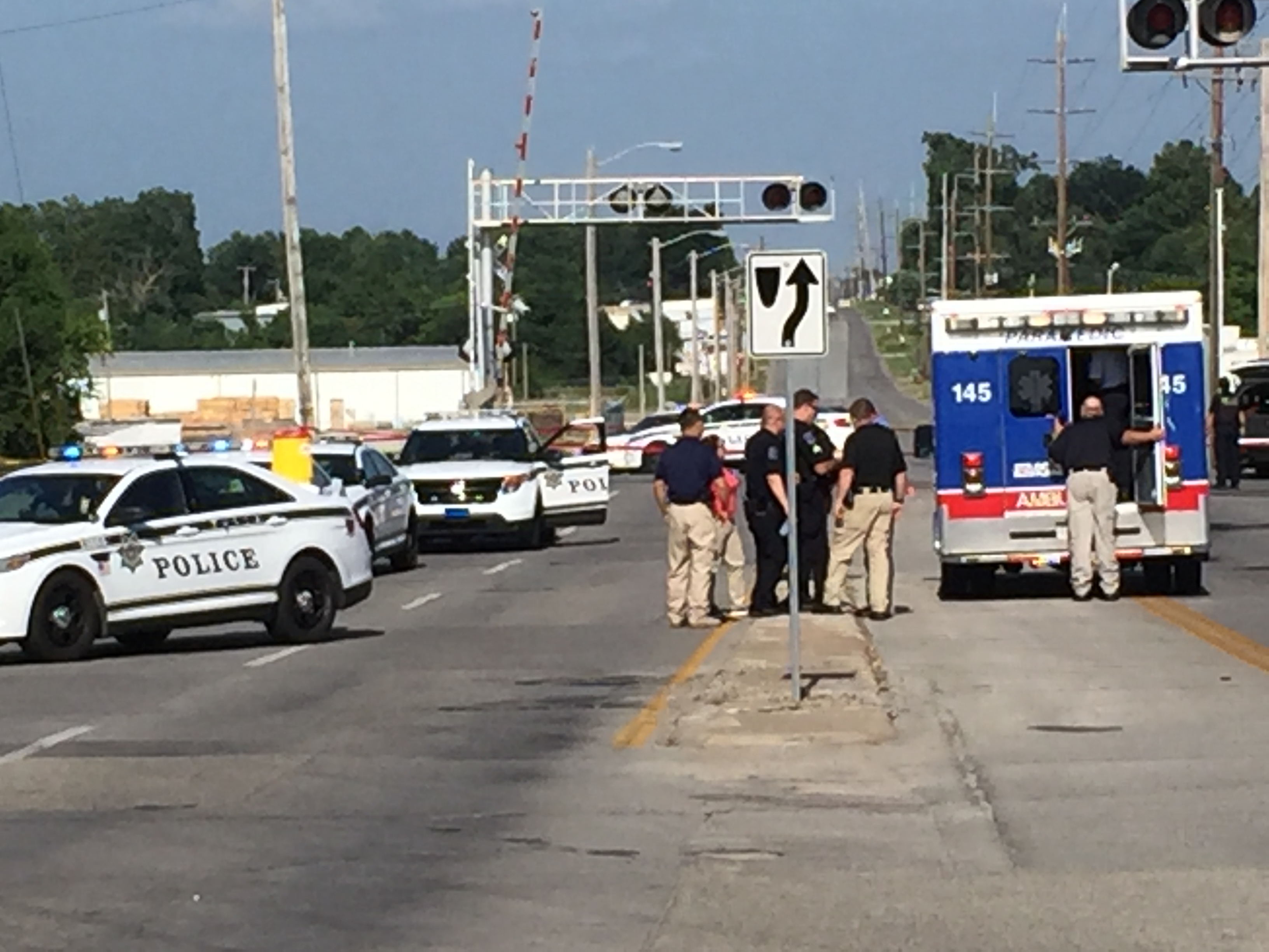 Tulsa police sergeant shoots, kills suspect during pursuit – 102.3 KRMG