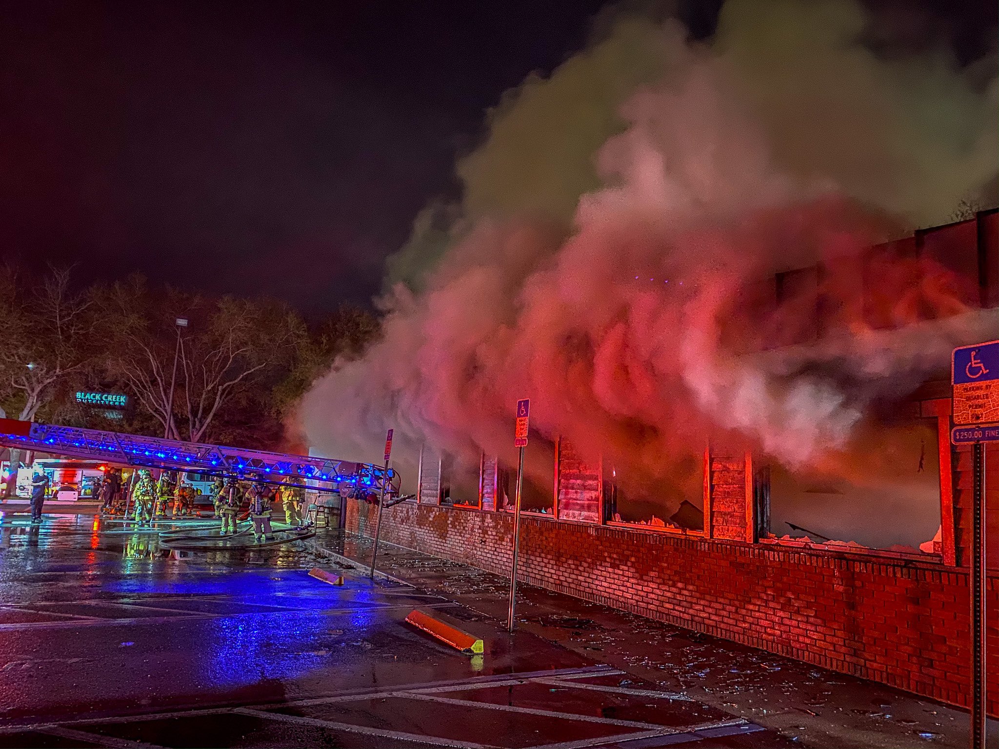 Bono’s Pit Bar-B-Q near Town Center gutted by fire – 104.5 WOKV