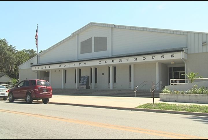 Federal judge orders 10 Commandments removed from Dixie county ...