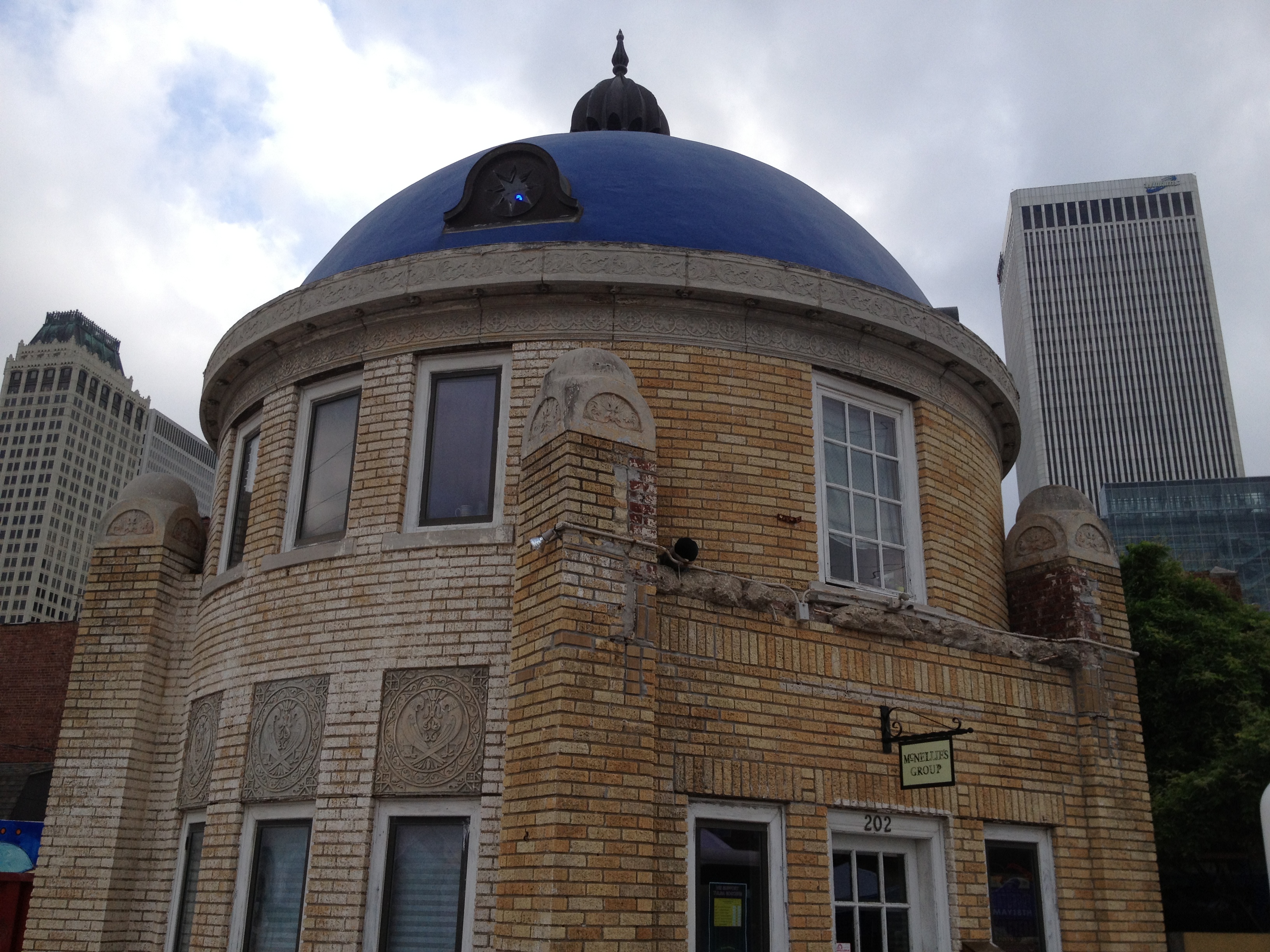 Blue Dome ‘Pop-Up Shops’ hope to bring business to the area – 102.3 KRMG