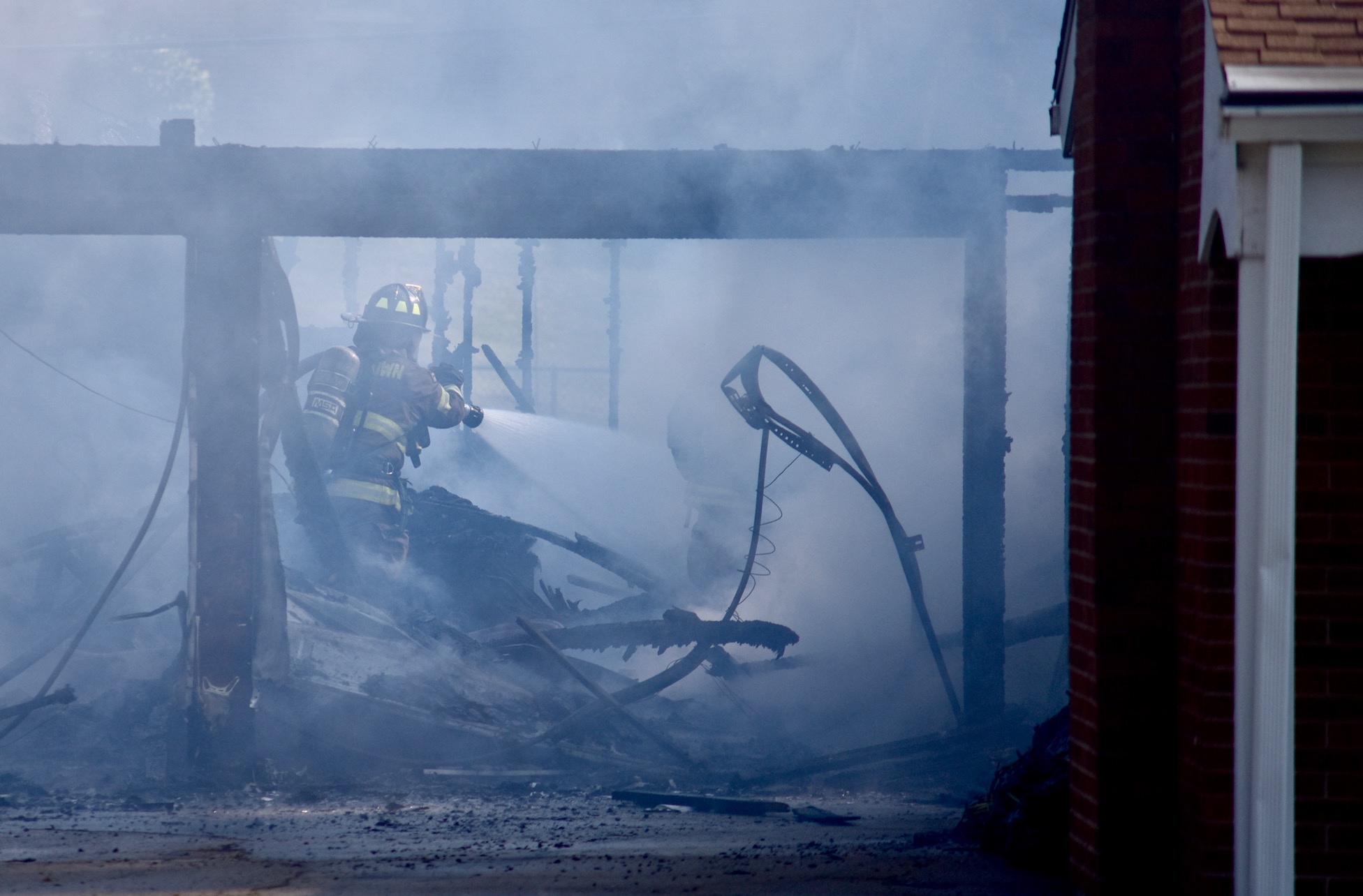 Fire guts Middletown garage
