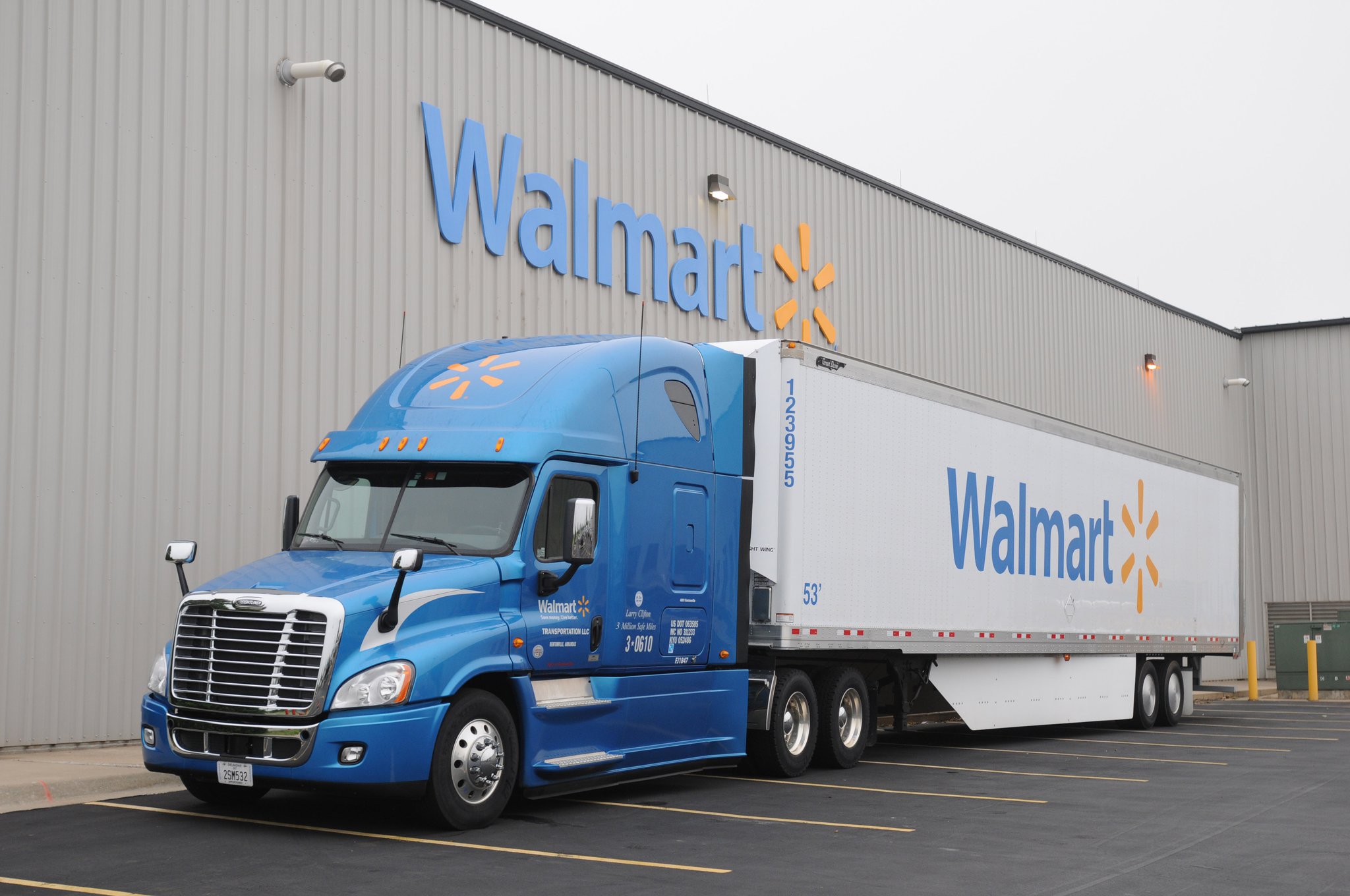 Distribution Center Truck