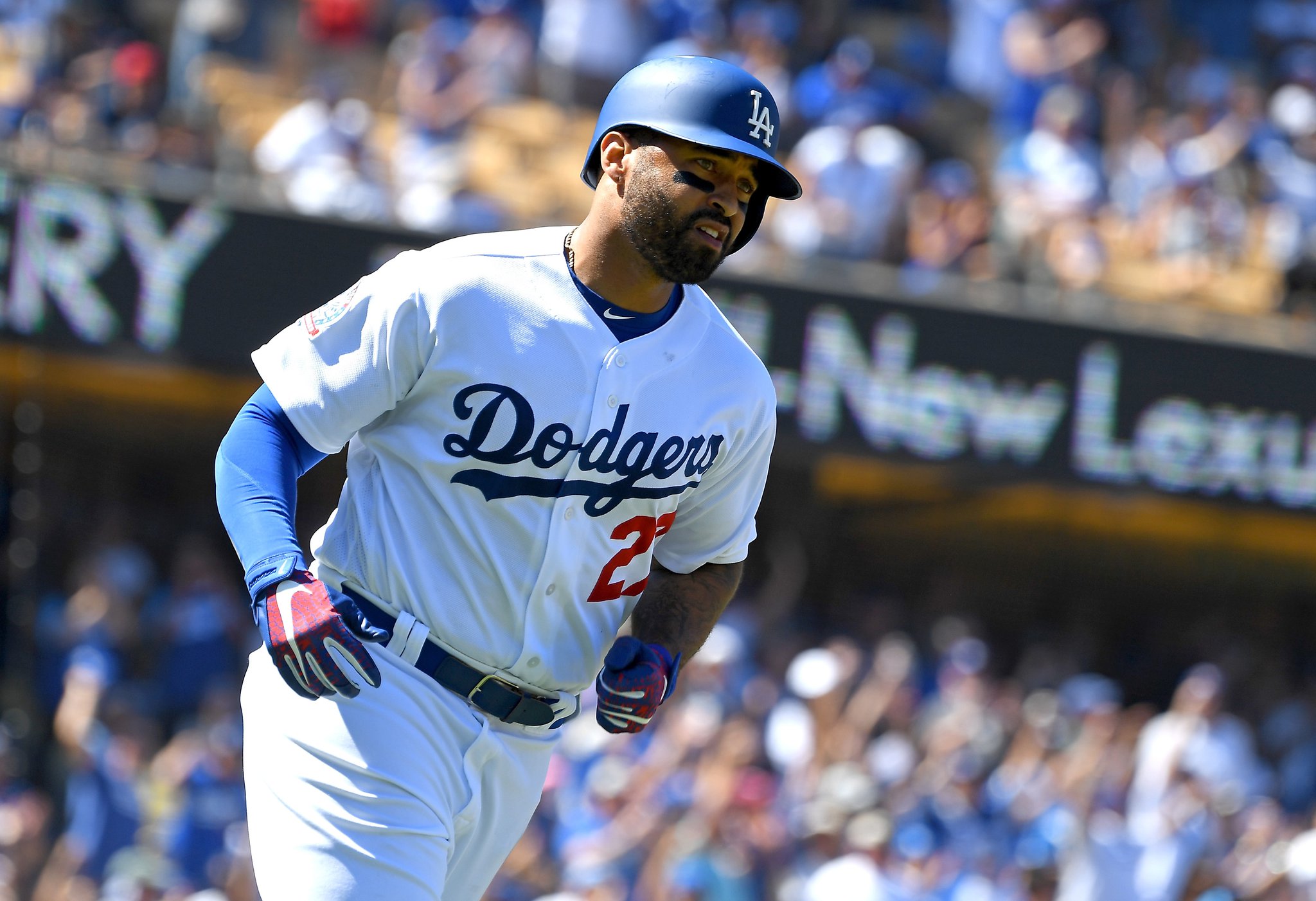 Cincinnati Reds: Is there room in outfield for newcomer Matt Kemp