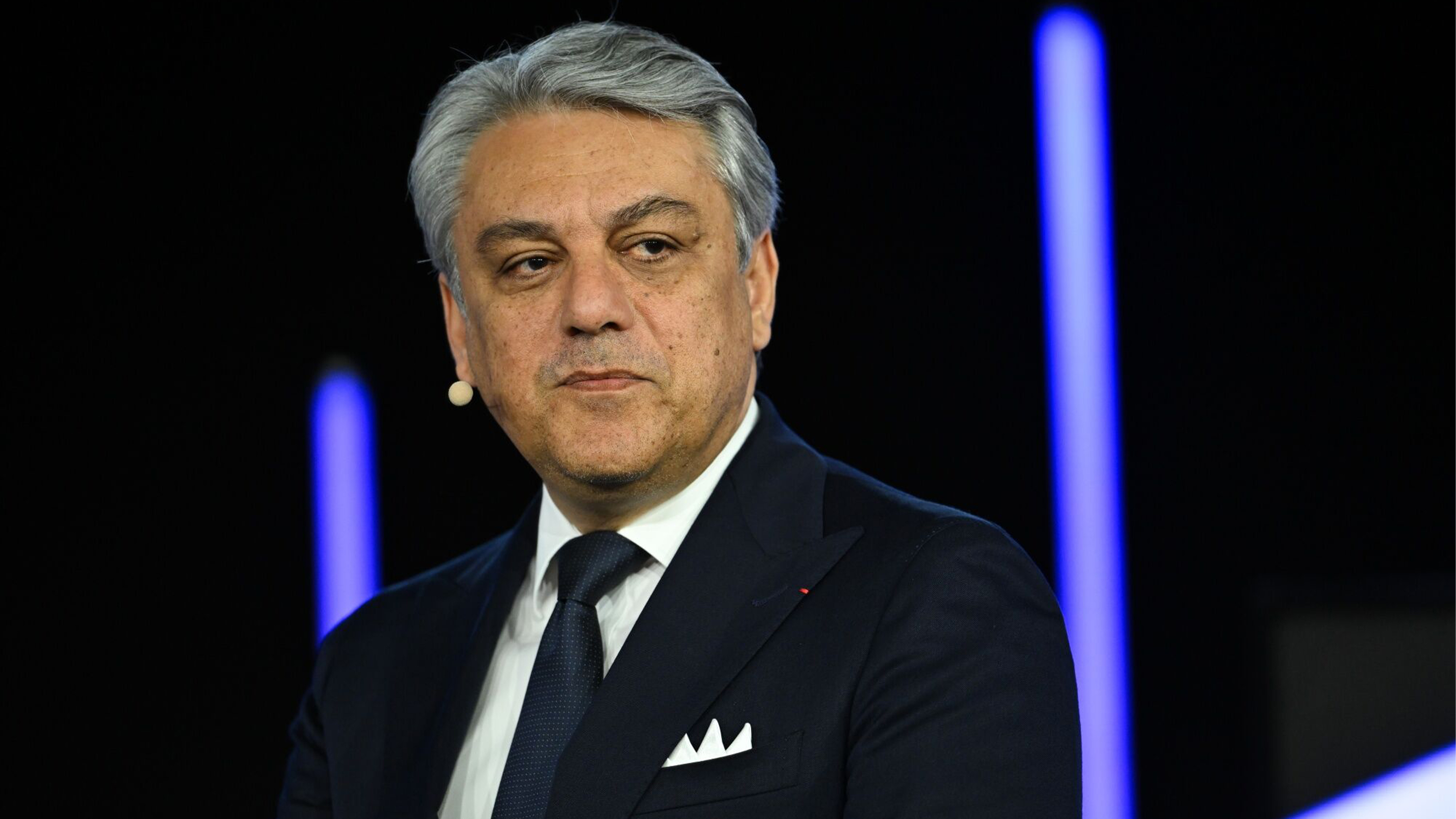 Automakers risk €15 billion in EU emissions fines, Renault CEO says ...