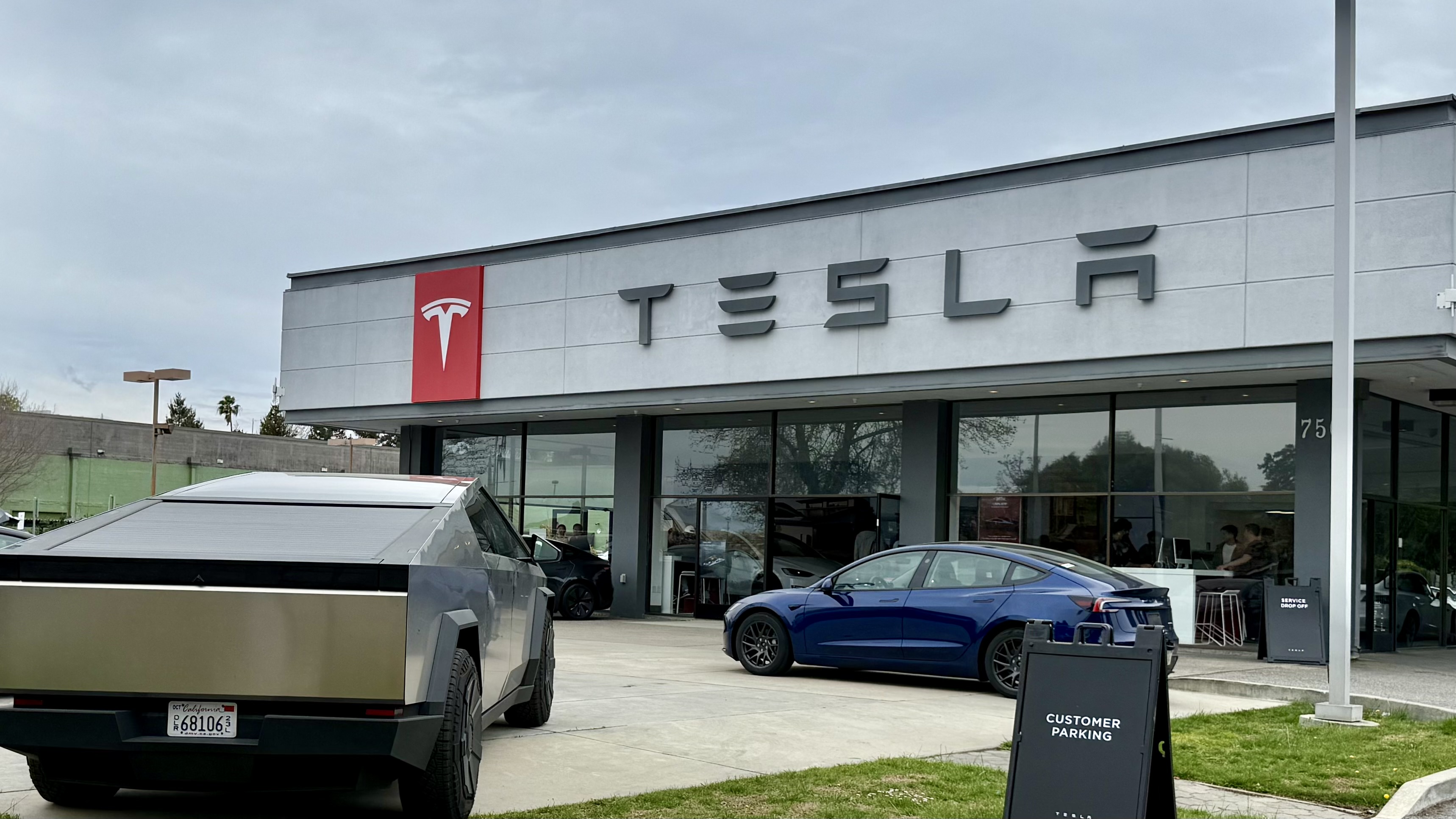 Tesla Q1 earnings: Net income falls 71%; Musk to cut back DOGE work ...