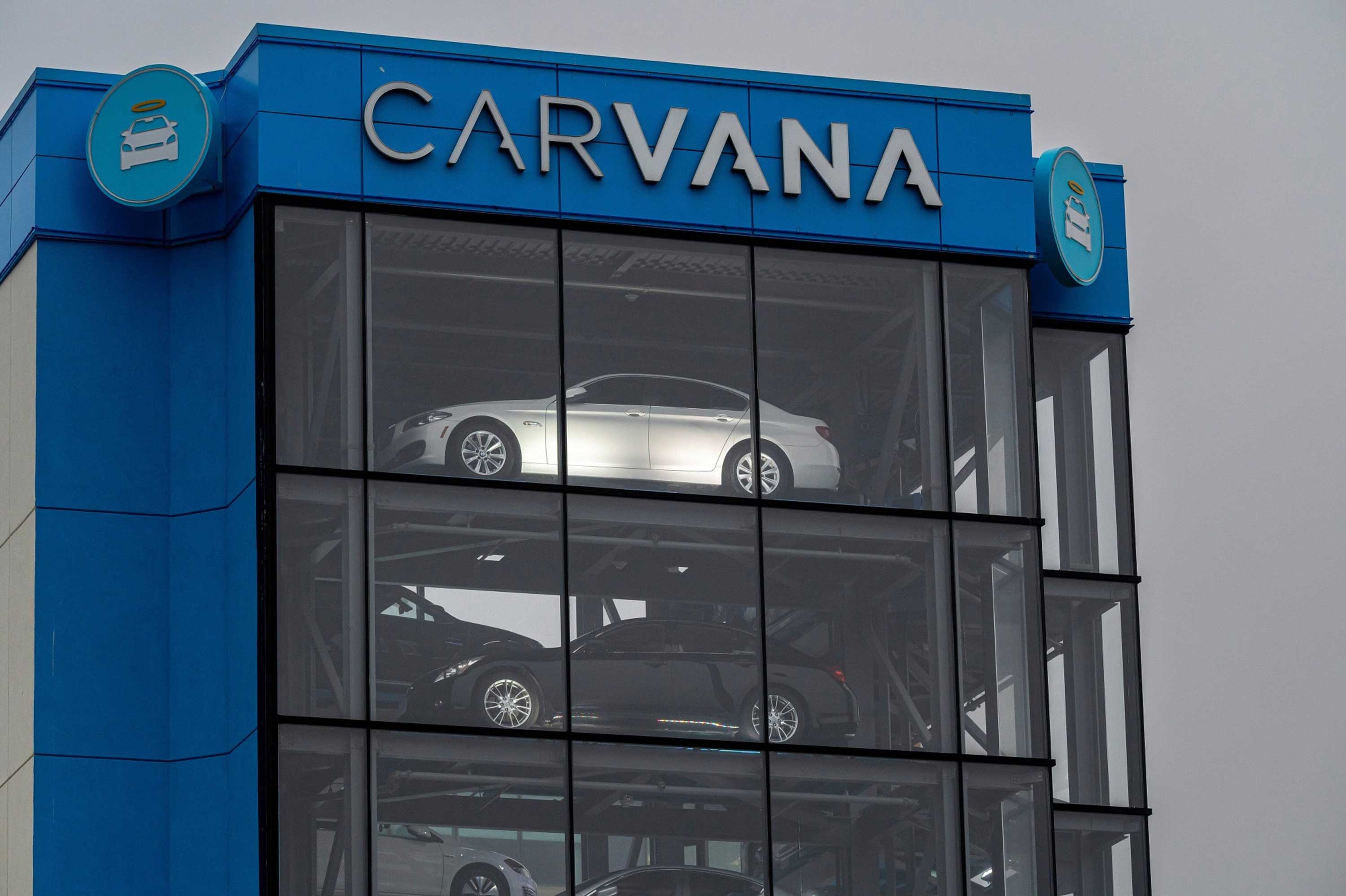 Carvana sets new campaign starring Kristen Bell and Dax Shepard ...