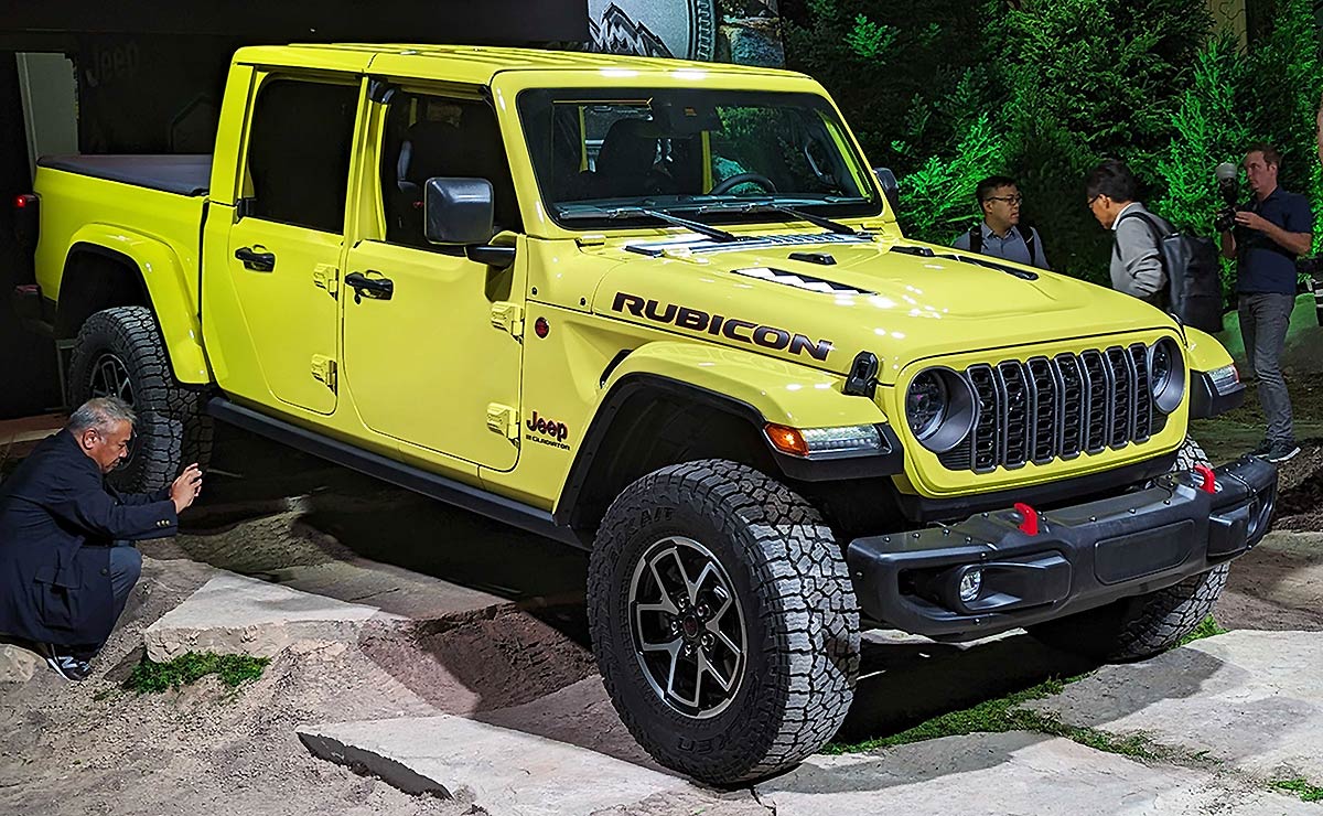 Jeep Gladiator 4xe canceled - Automotive News