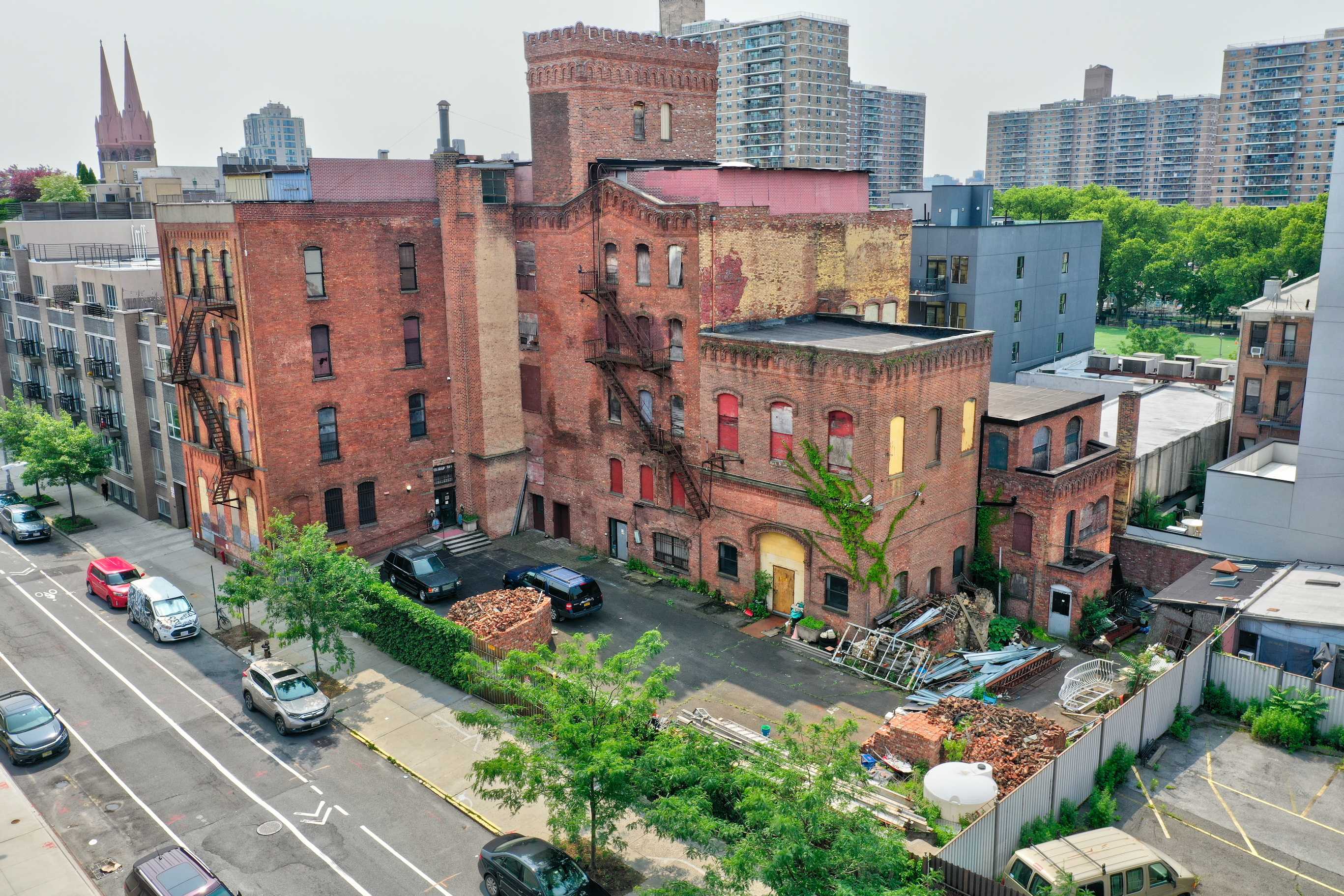 Chess Builders buys three lots in Williamsburg, Brooklyn - Crain's New ...