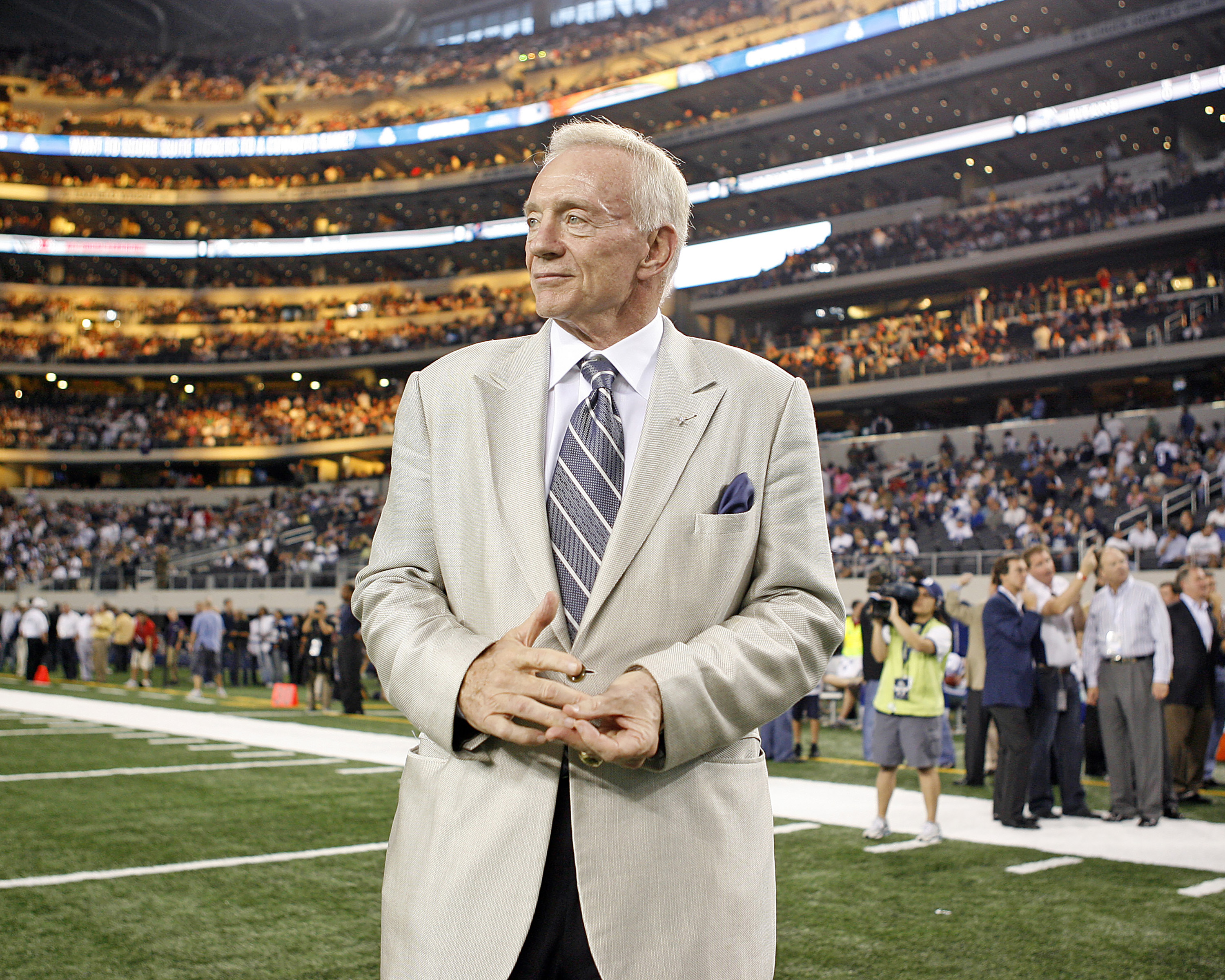 Jerry Jones Built Empire on Oil & Gas Before Dallas Cowboys Fame - Hart ...