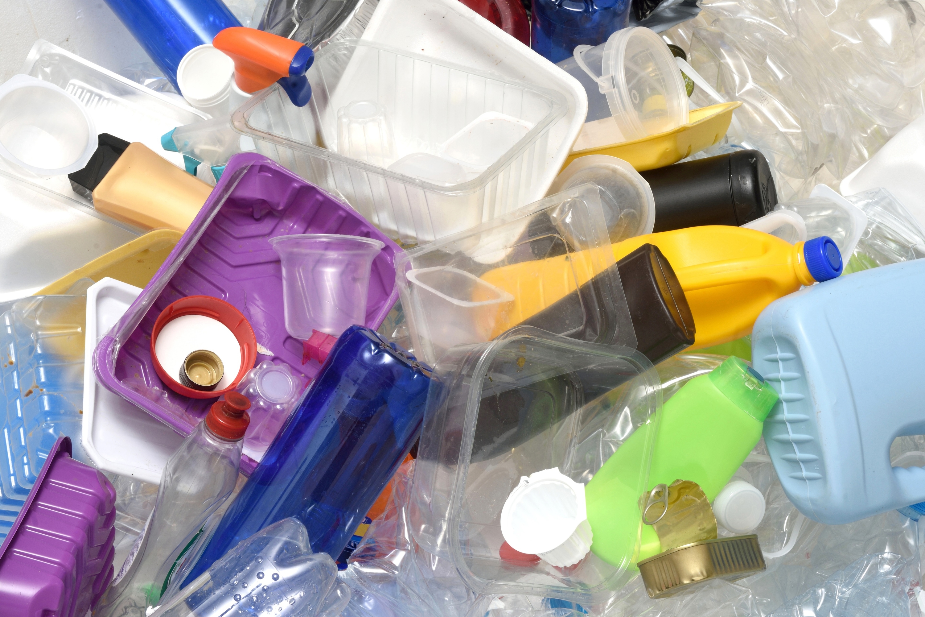 Compatibiliser technology promotes the recycling of mixed plastic waste ...