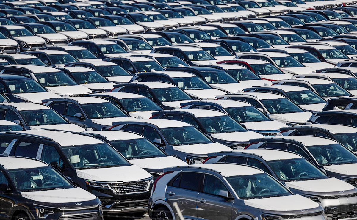 U.S. new-vehicle inventory remains under 3 million in July - Automotive ...