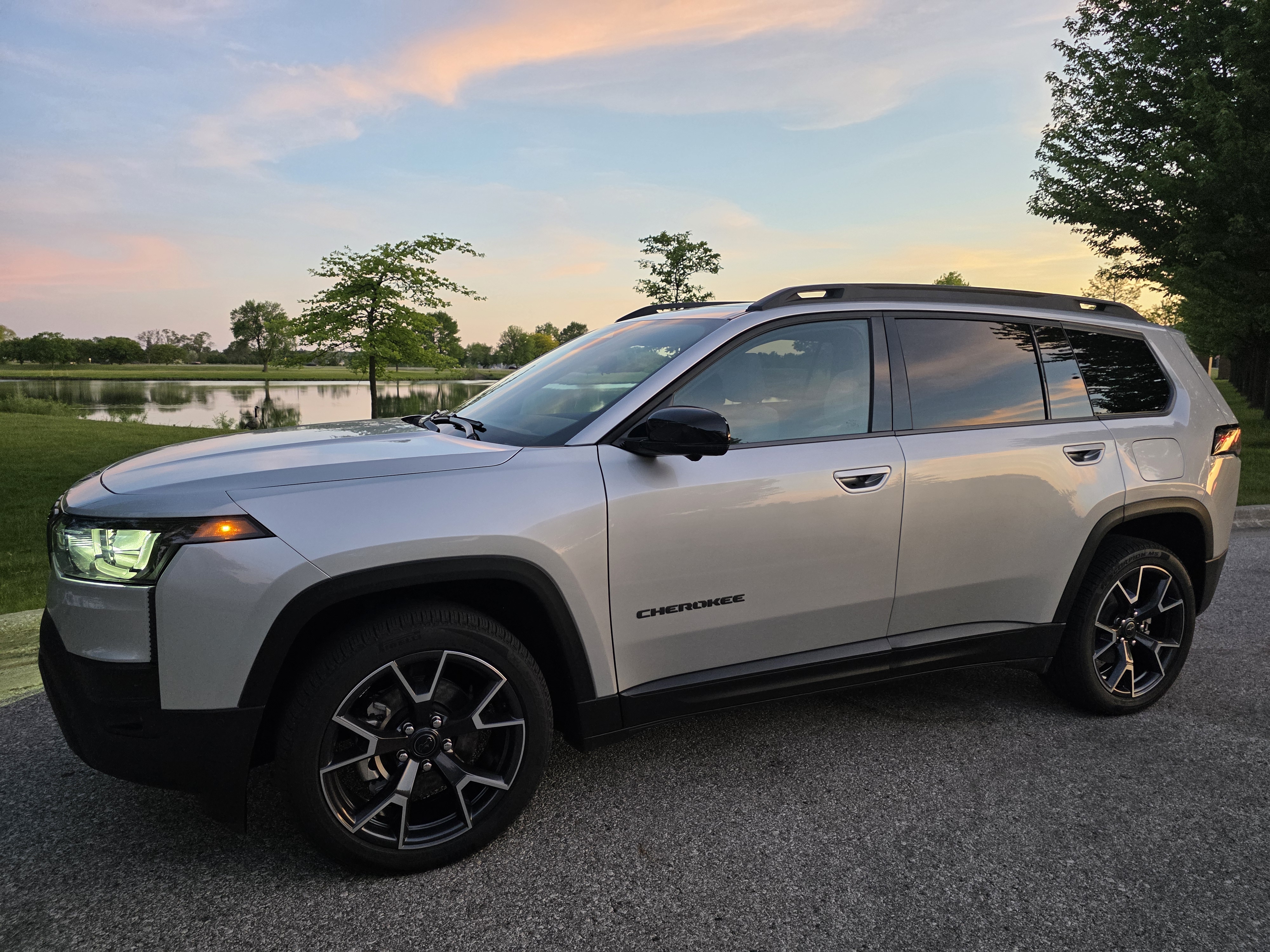 2026 Jeep Cherokee: 4 cool things - Automotive News