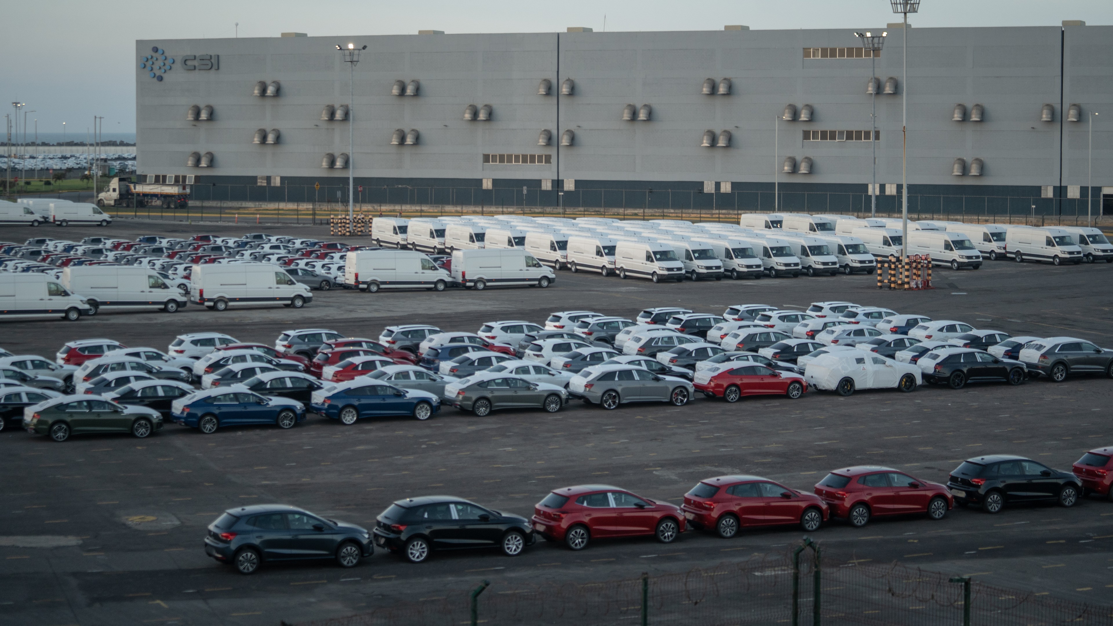 Stellantis, VW most exposed to Trump tariffs on Canada, Mexico ...