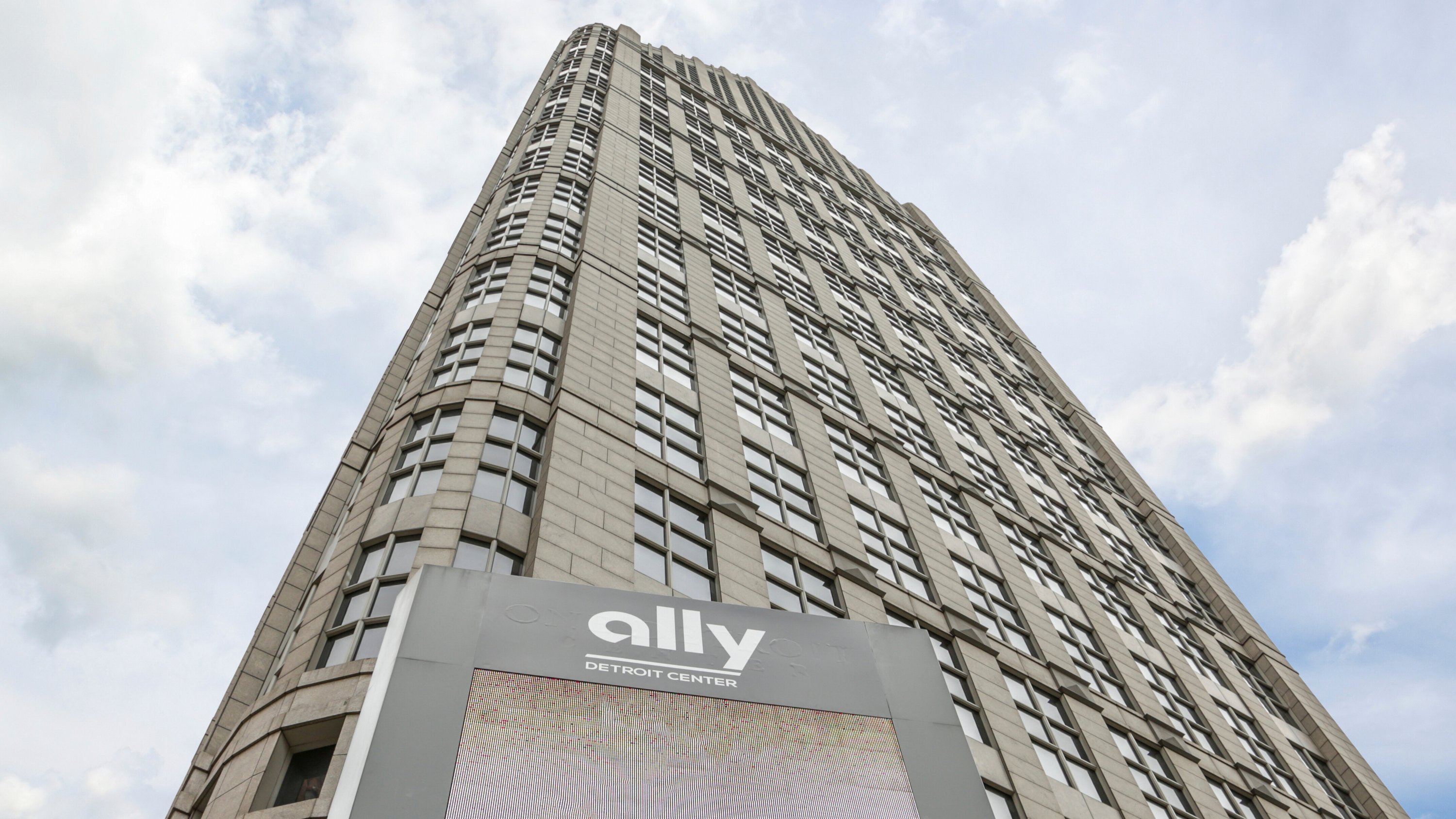 New Ally CEO talks dealer relations and auto finance in 2025 ...