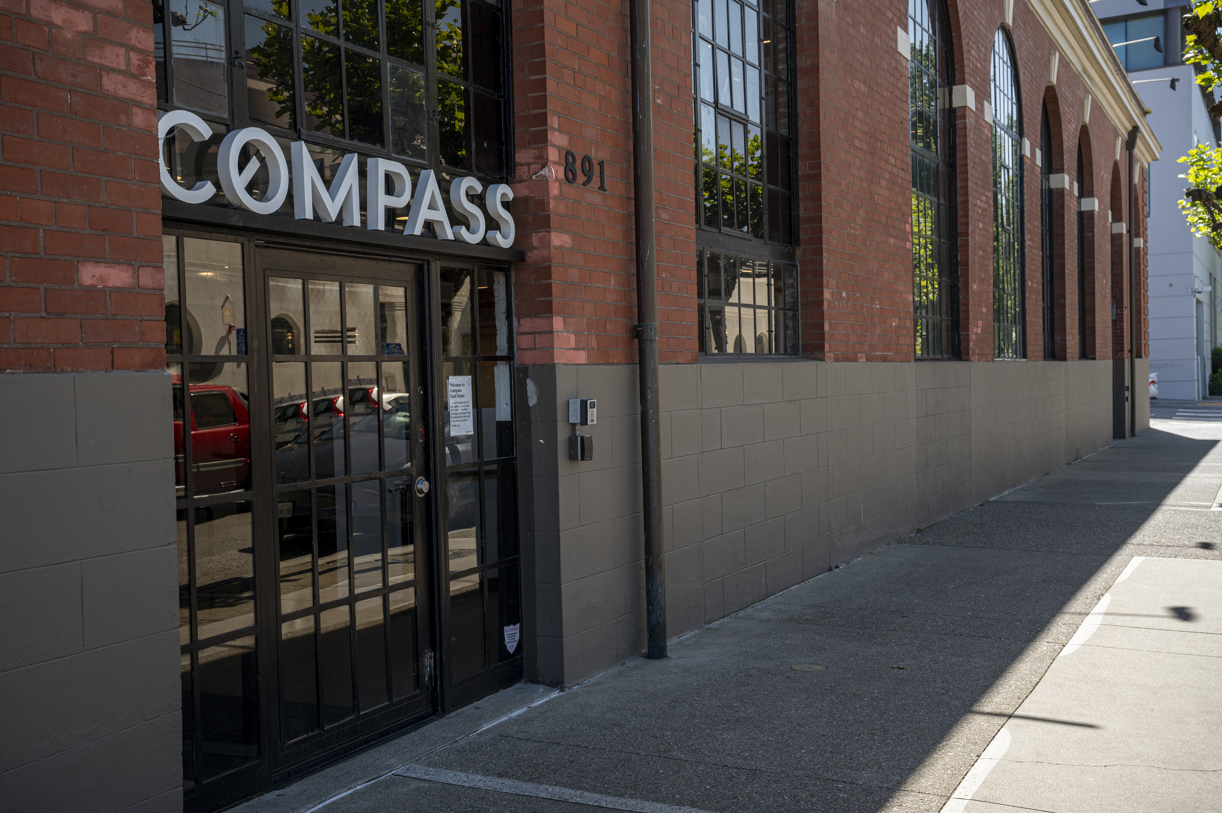Zillow files antitrust lawsuit over MRED's deal with Compass - Crain's ...