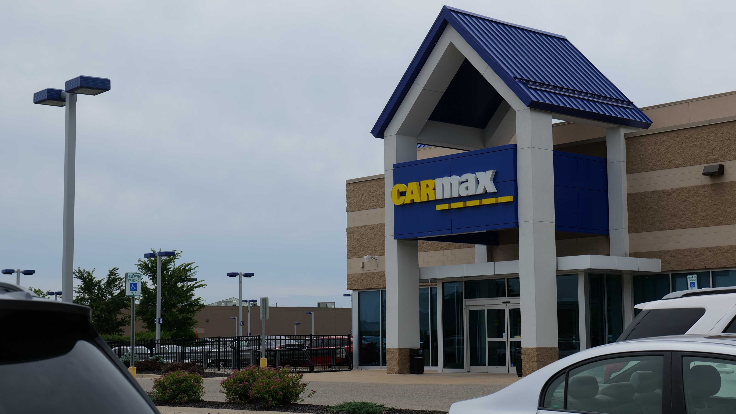 Carmax launches media and creative agency review