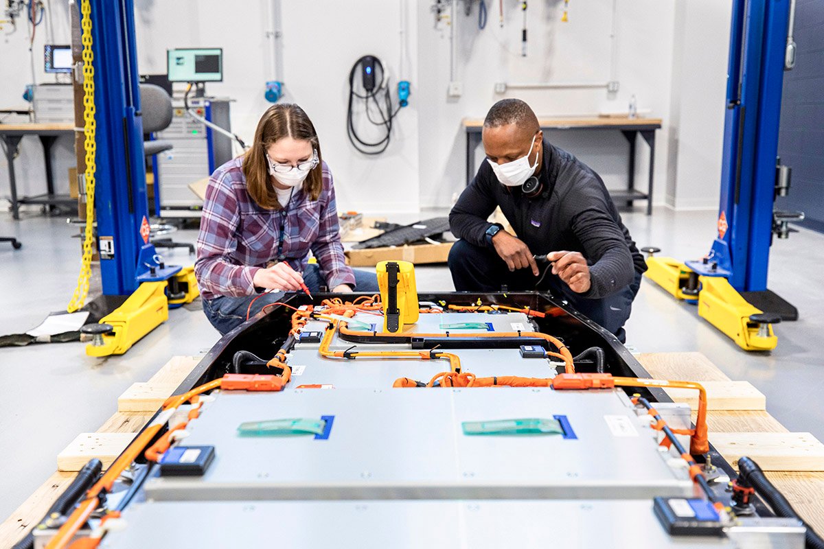 Why Ford spending US$185 million to build EV battery lab in Michigan ...
