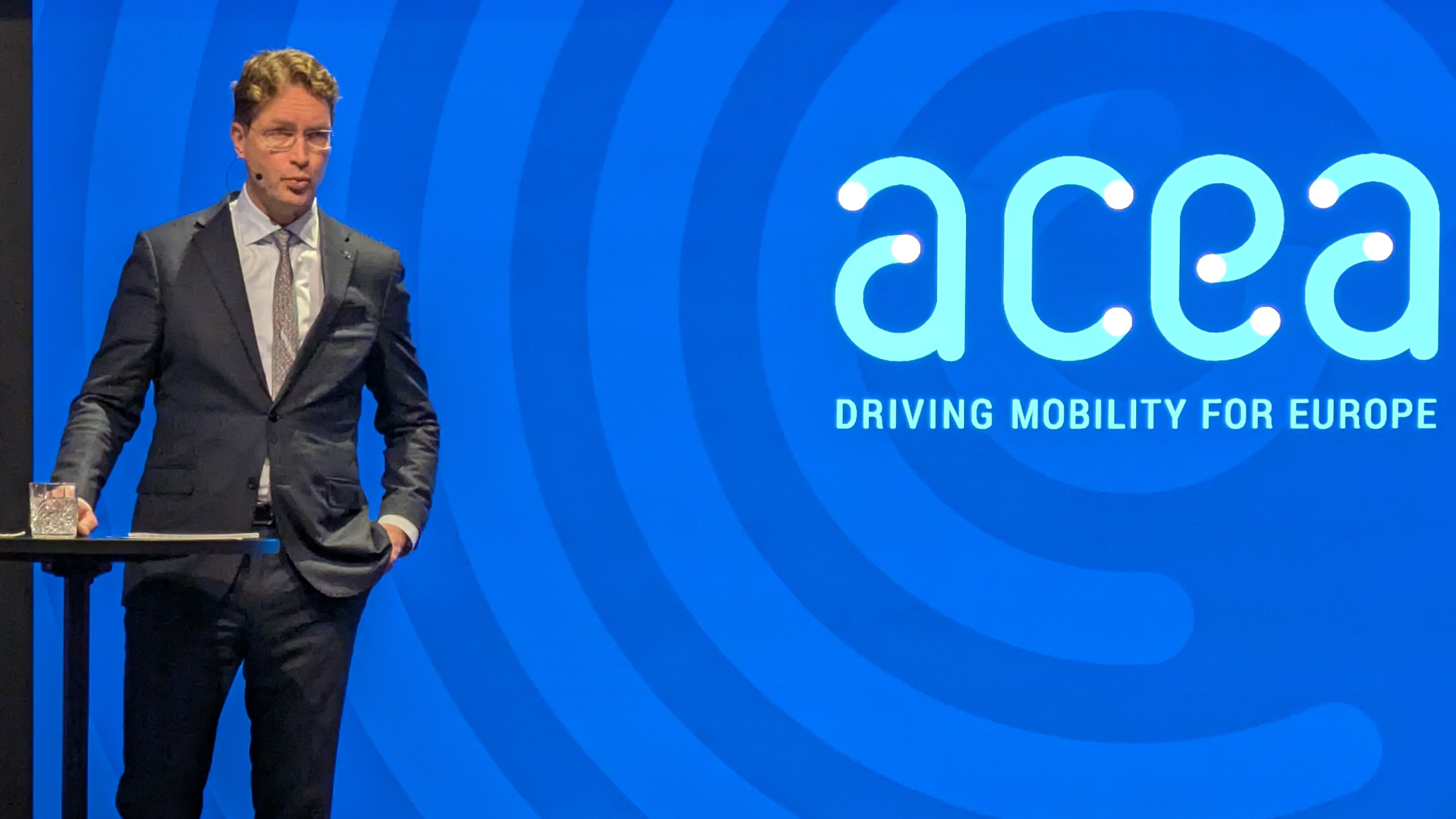 ACEA, Mercedes boss Ola Kallenius urges changes to 2025 CO2 rules ...