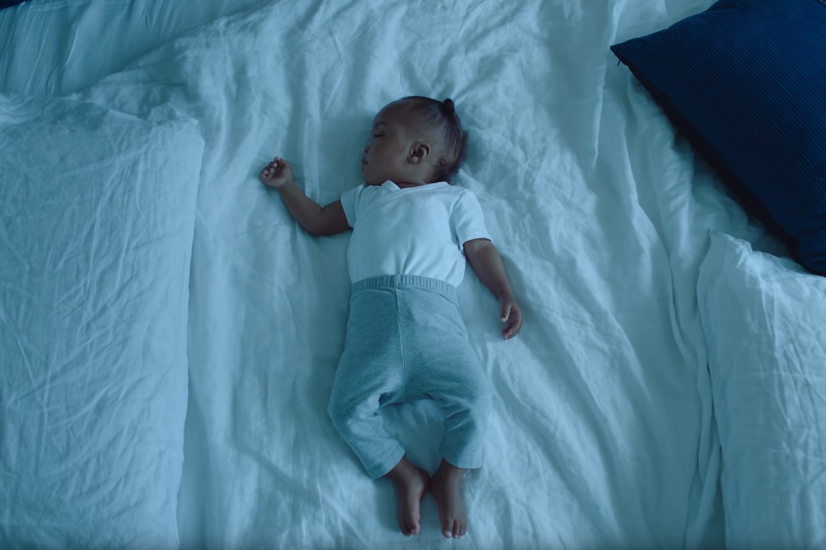 Apple makes a bold promise in ad starring zero products and one very ...