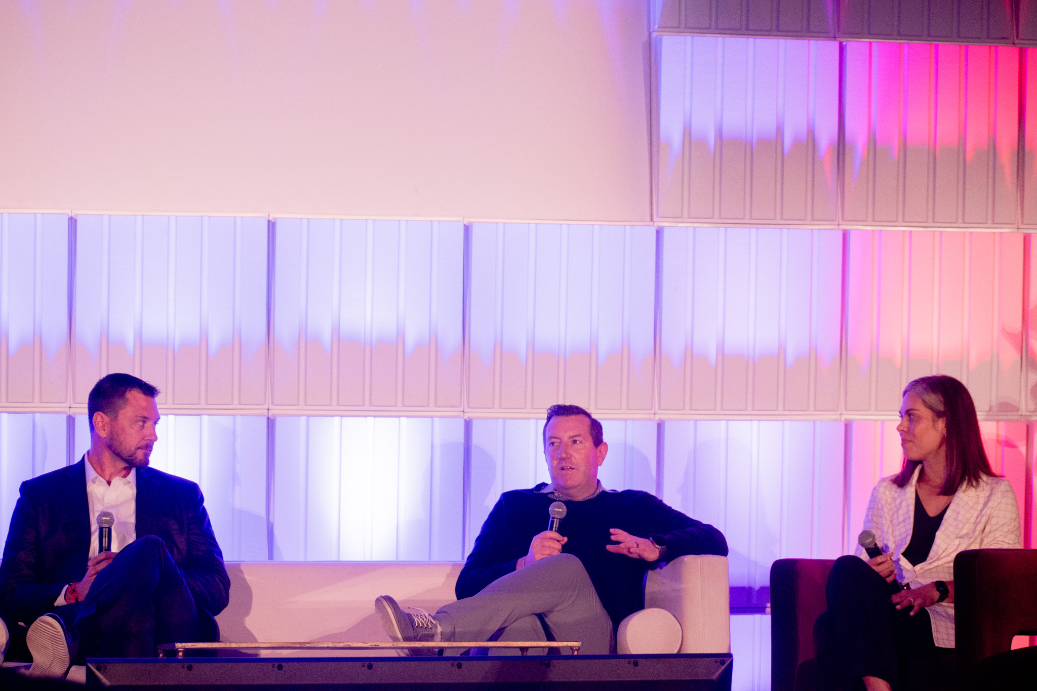 Auto lenders and dealers rely on strong relationships - Automotive News