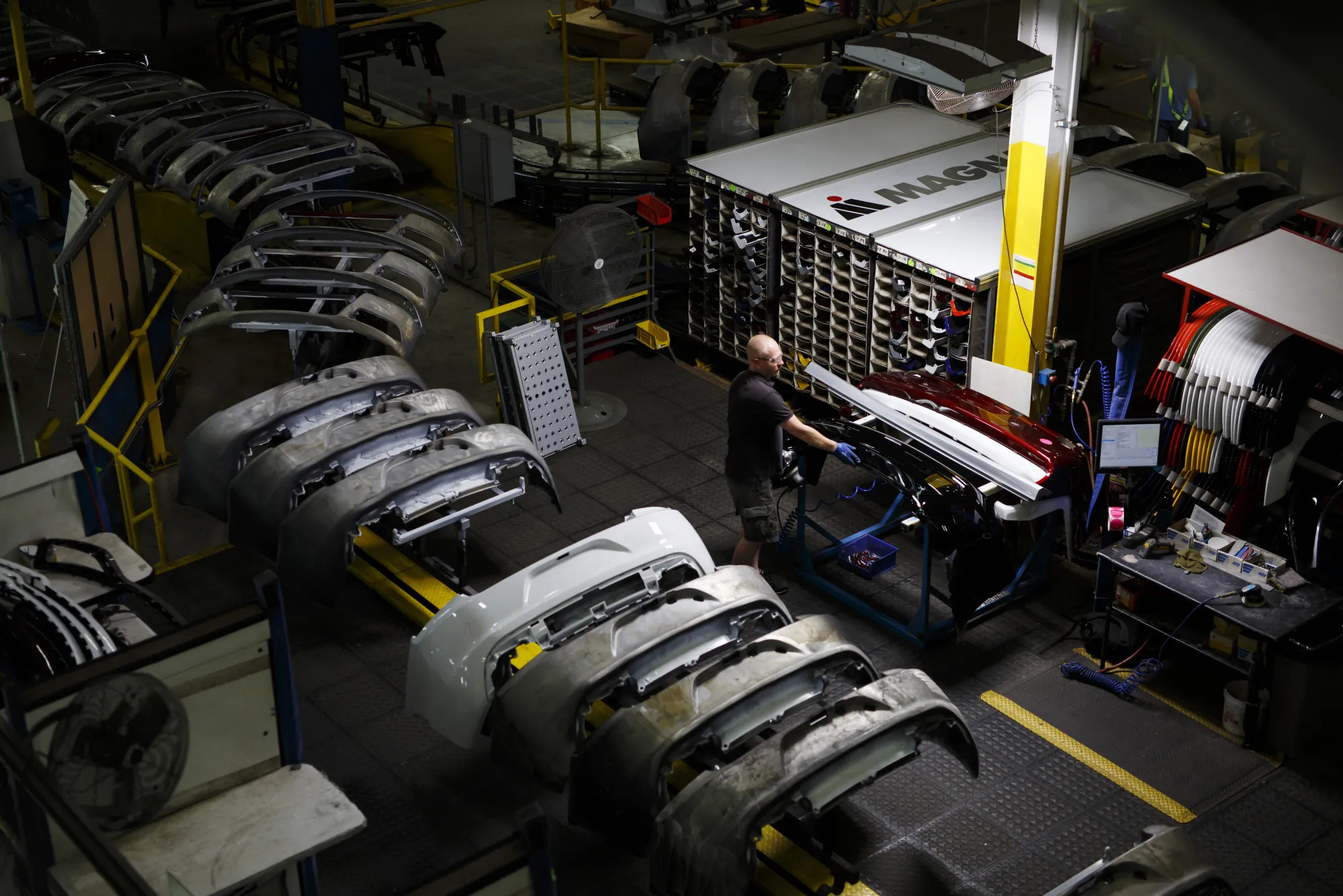 Auto suppliers wary amid tariffs, EV uncertainty, survey finds ...