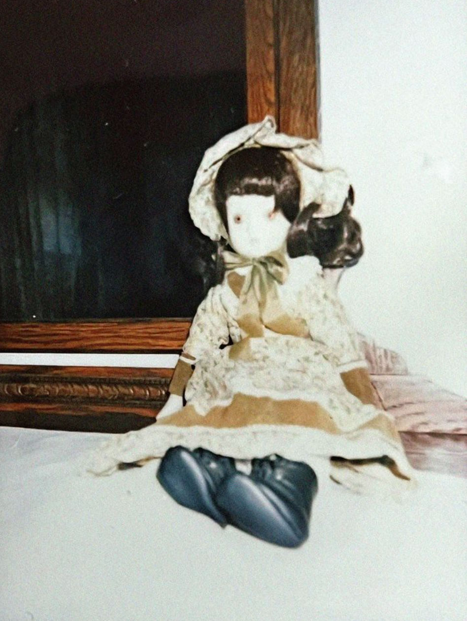 Facebook got real haunted houses to put creepy items up for sale on ...