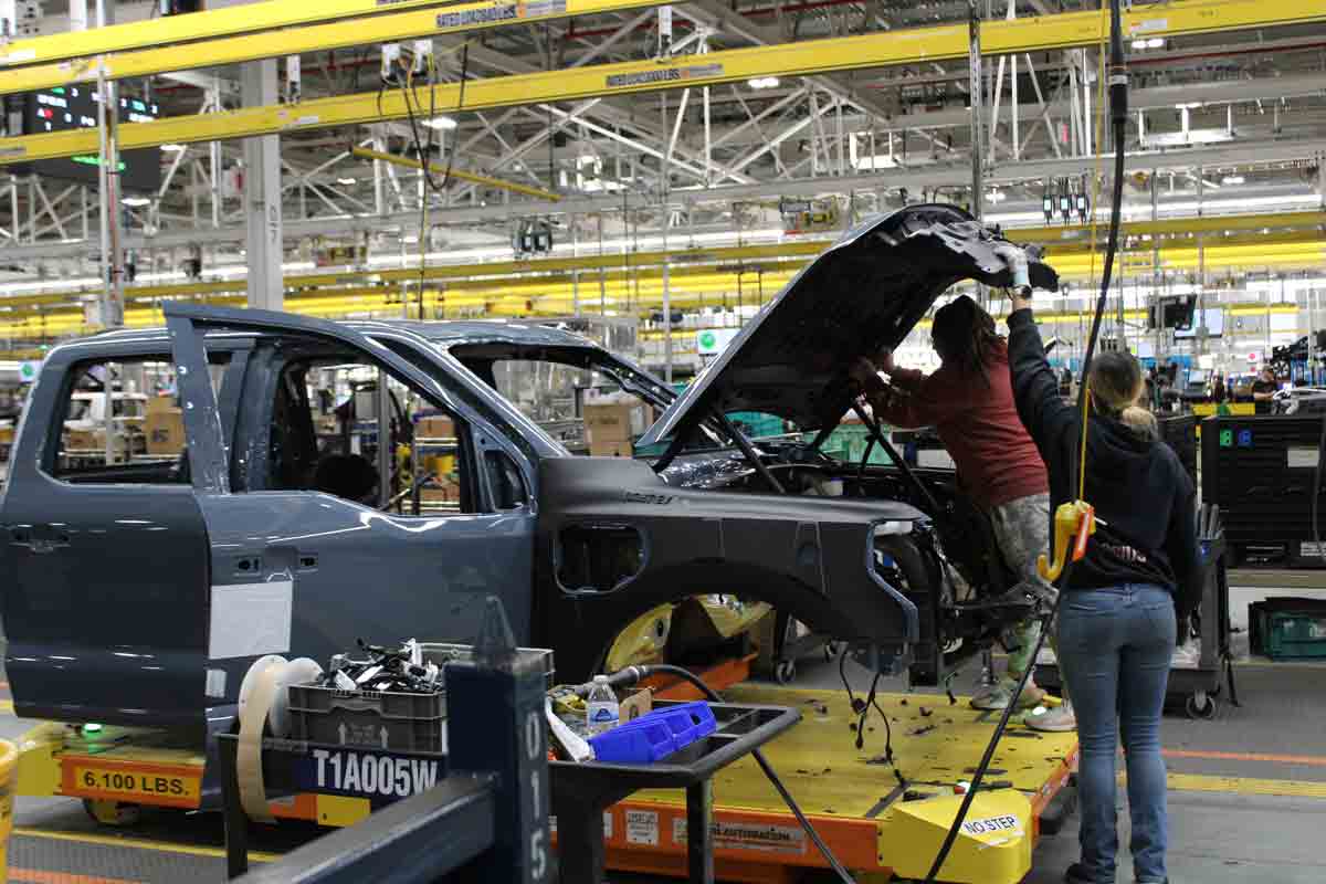 Ford extends F-150 Lightning production pause - Automotive News