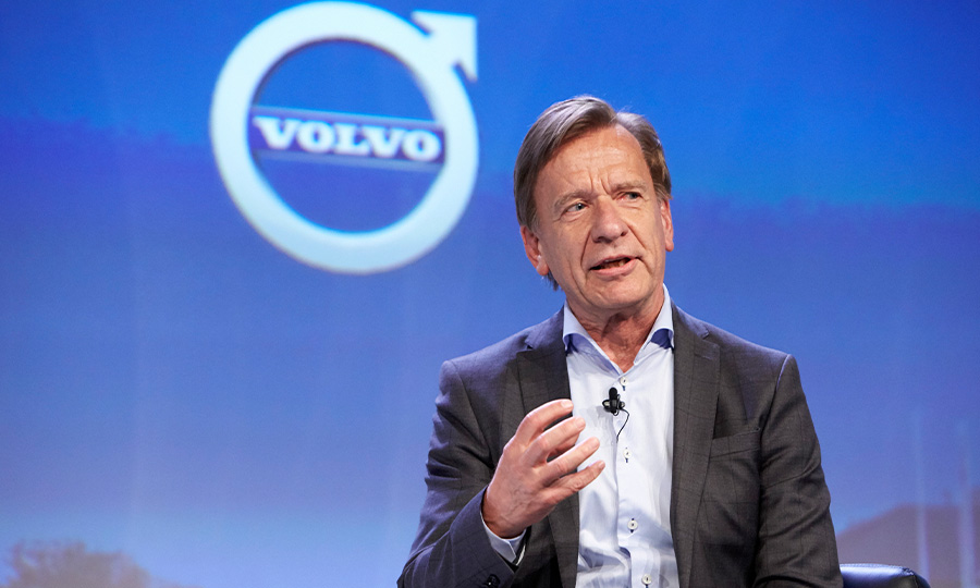 Volvo pushes 800,000 sales goal to 2021 - Automotive News