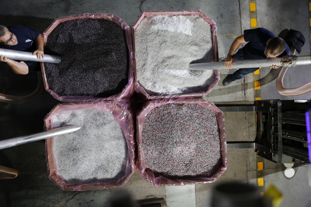Recycled resin distribution deal struck - Plastics News