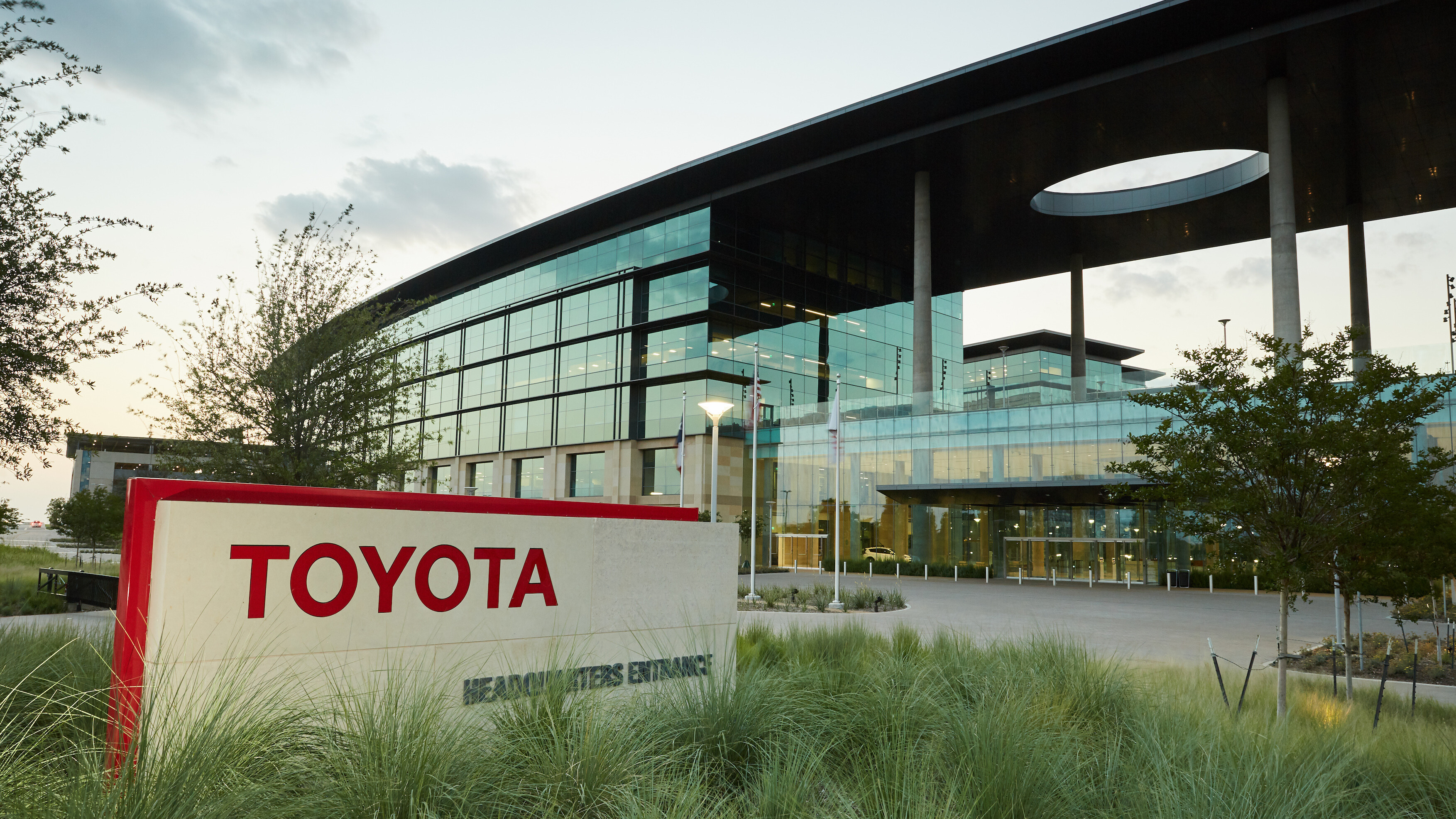 Toyota divides retiring Chris Reynolds' role across four managers ...