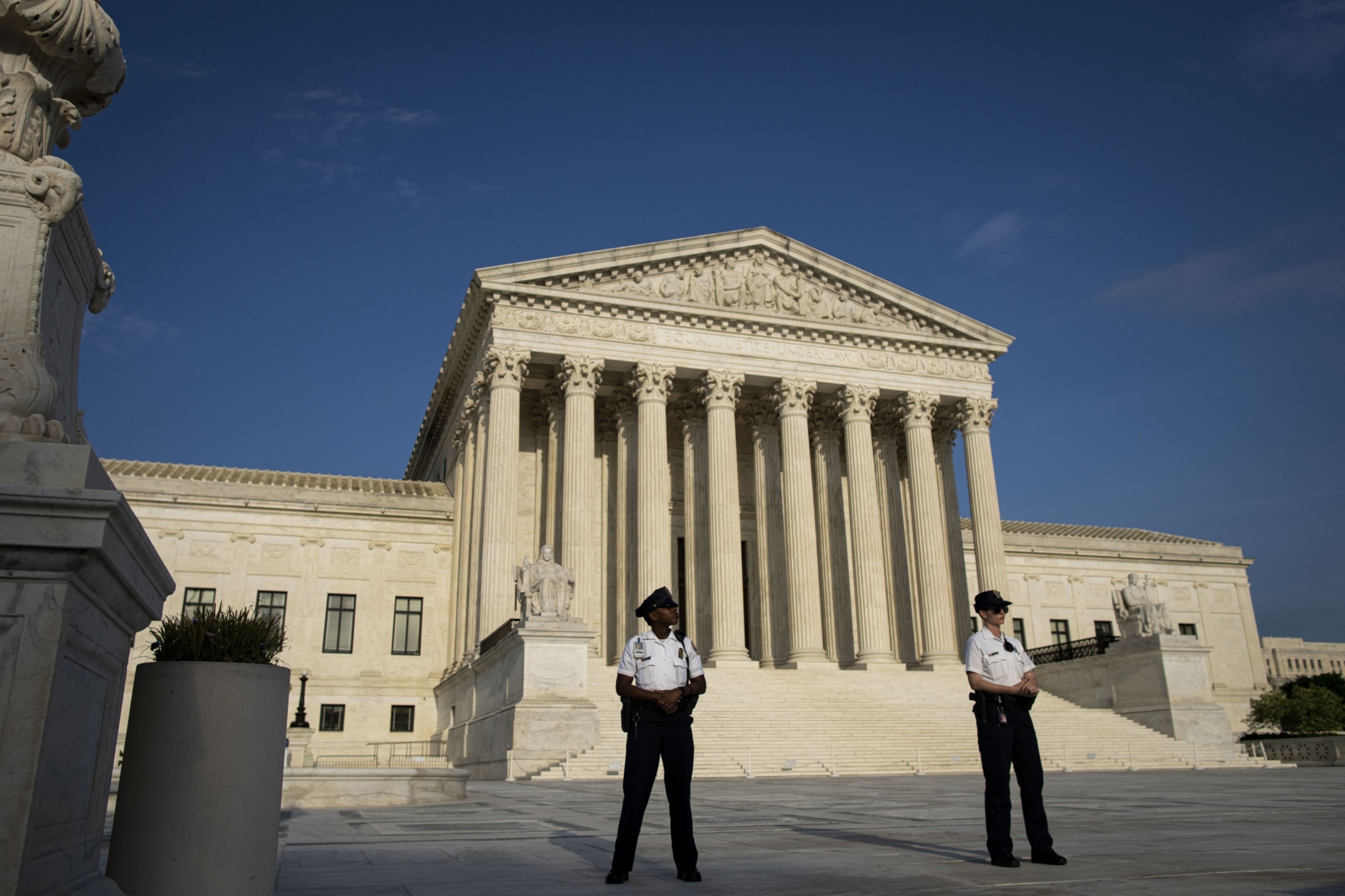 U.S. Supreme Court strikes down Trump’s global tariffs - Crain's New ...