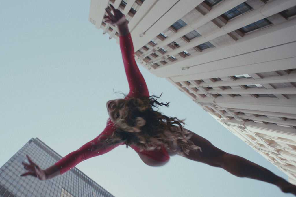 Gymnast Katelyn Ohash performs an eye-popping routine in traffic for ...
